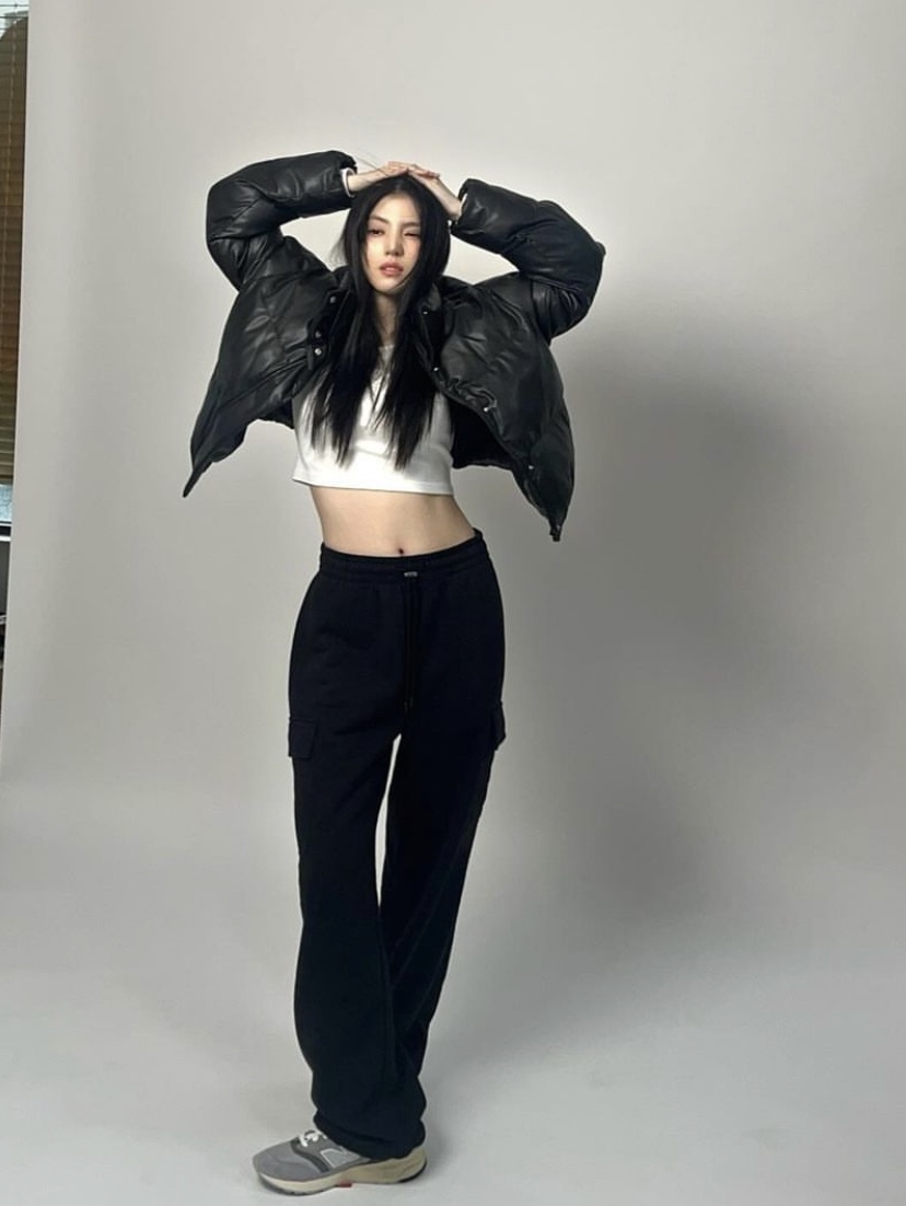 (@celeb_item) 님의 게시물 | KREAM