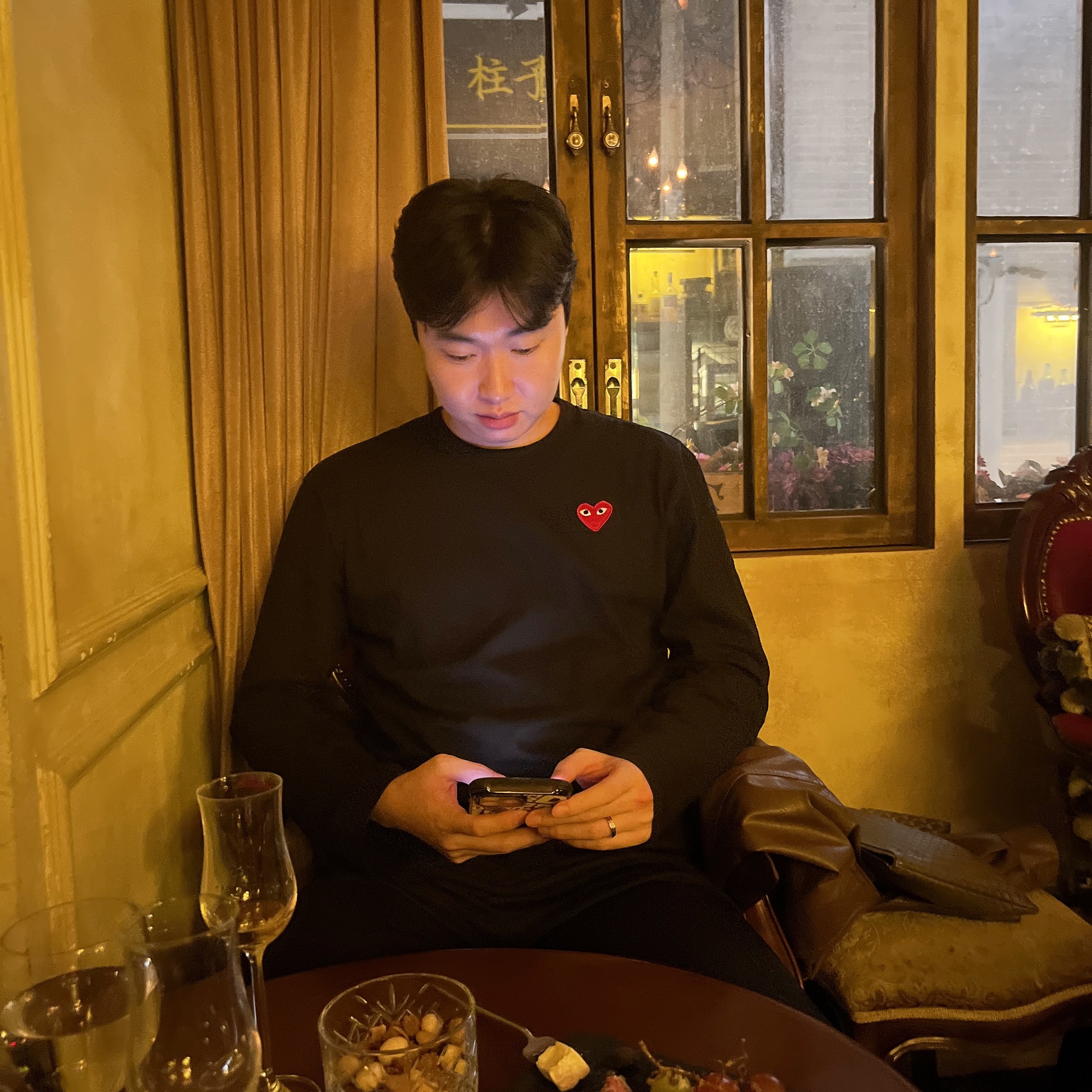 월요일 시작…하하하 | KREAM