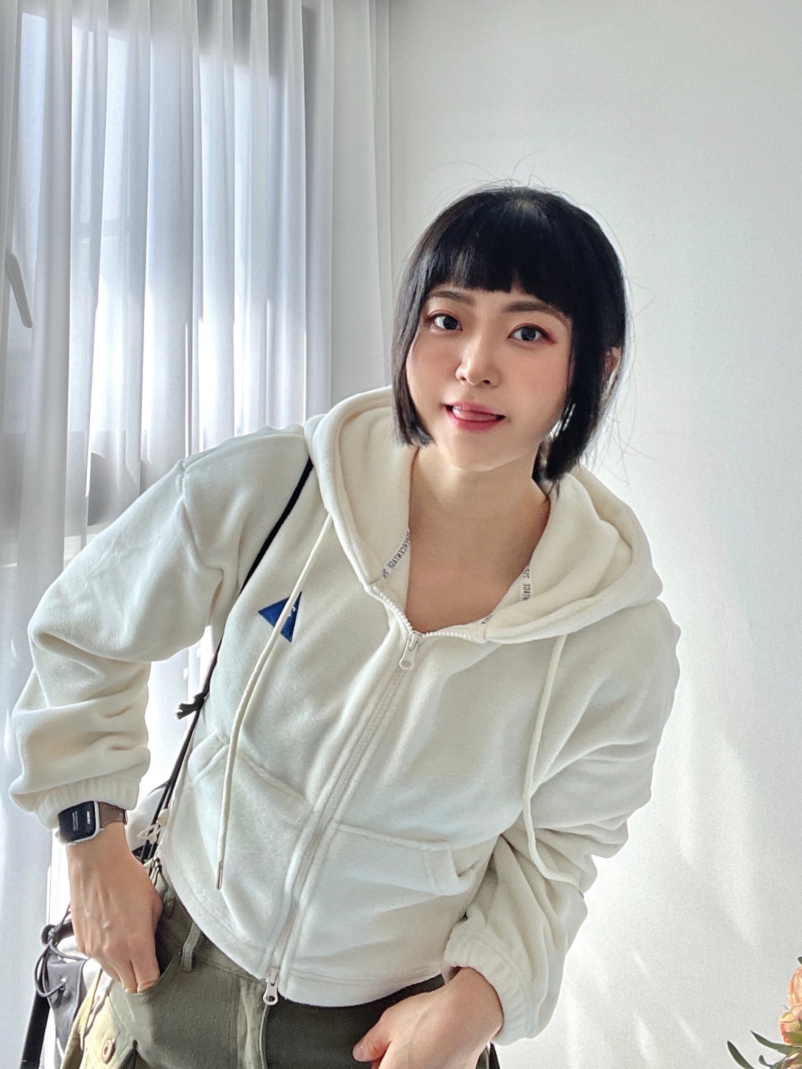 집업 후디 입쟈🤍 | KREAM