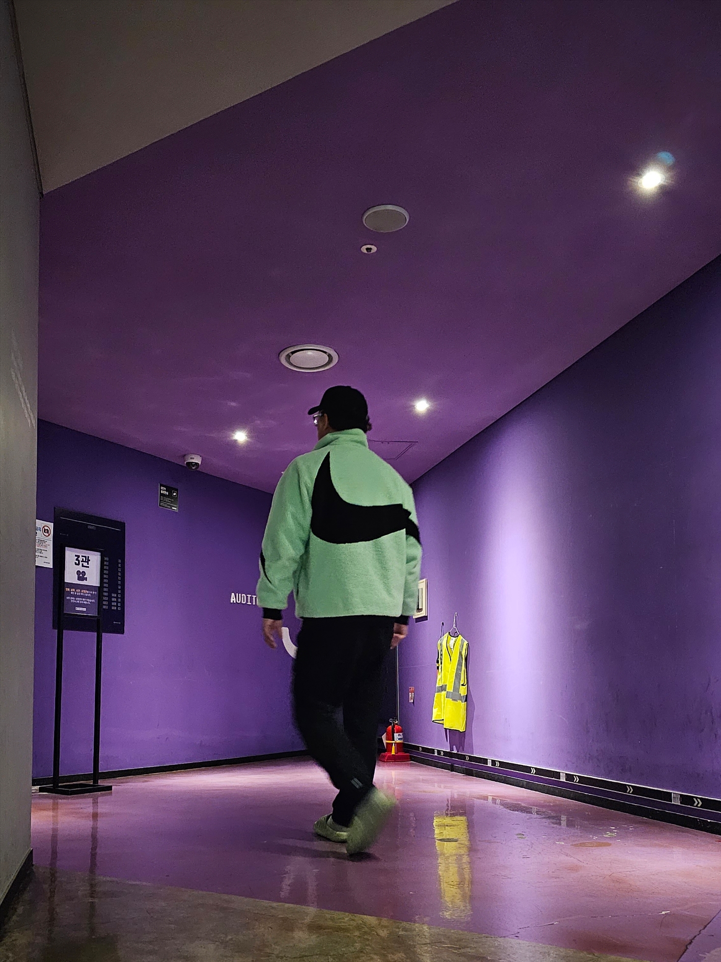 럽디베베 (@dooho14) 님의 게시물 | KREAM