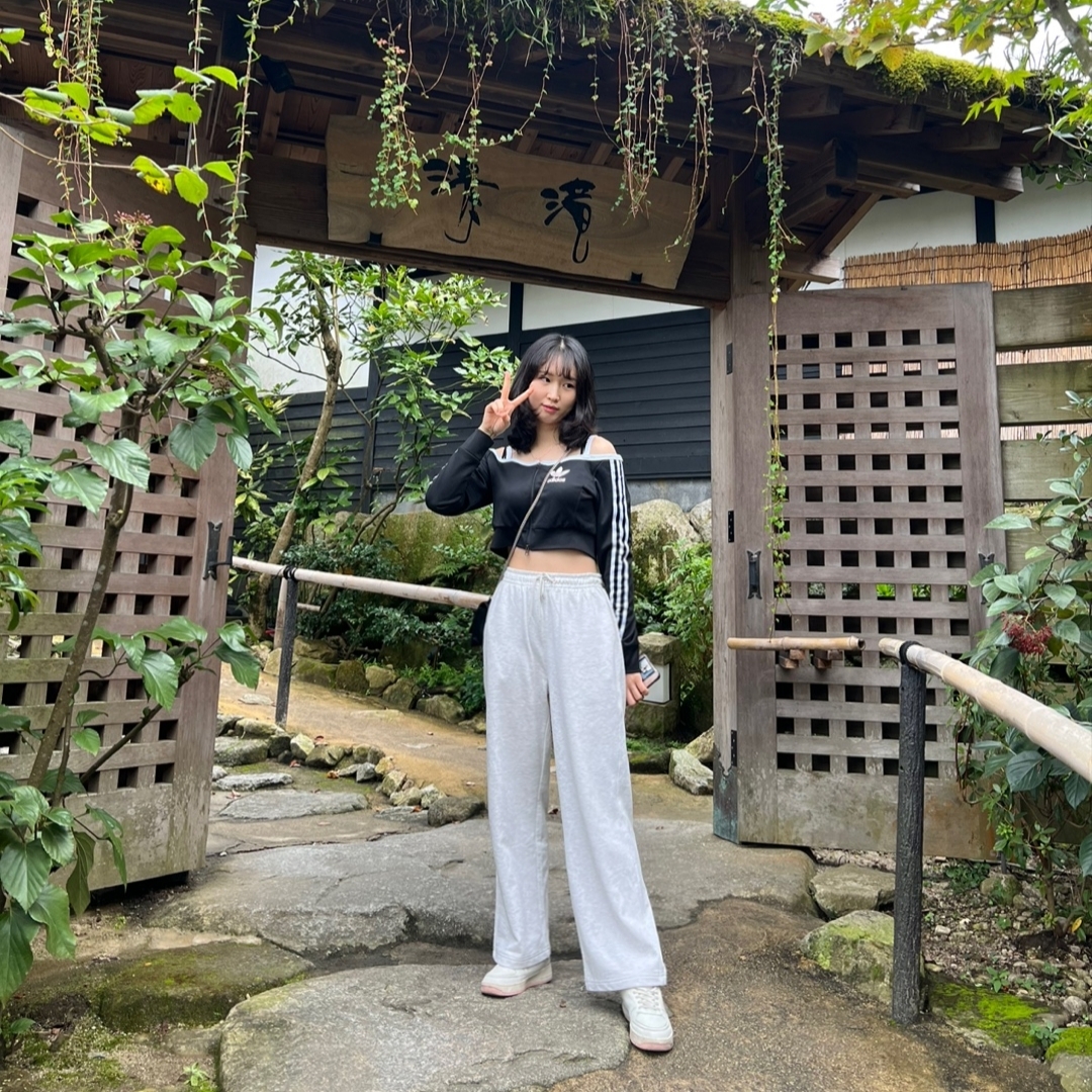 소니정 (@sony1998) 님의 게시물 | KREAM