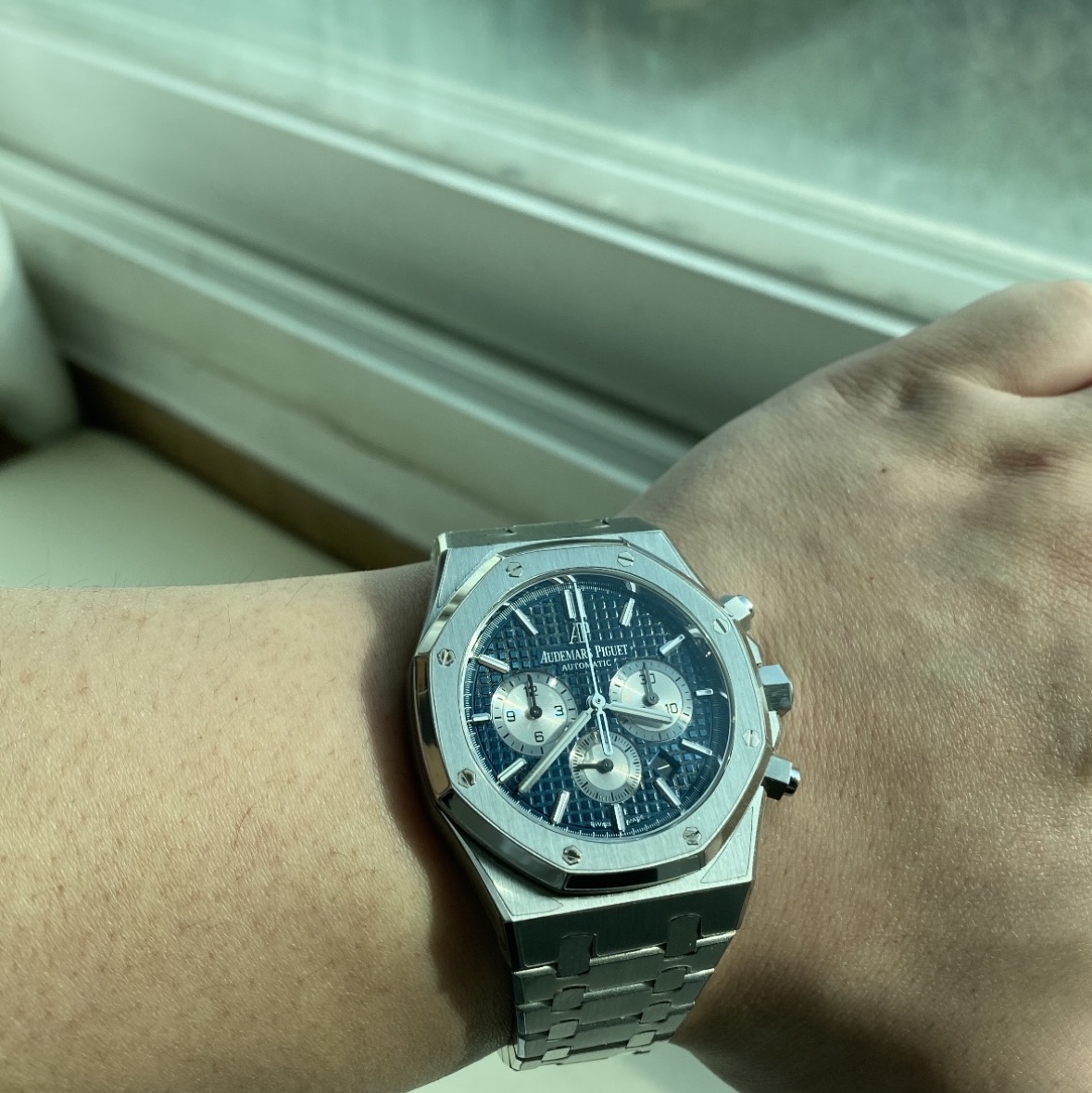 qodjstmd1111 (@v238jh) 님의 게시물 | KREAM