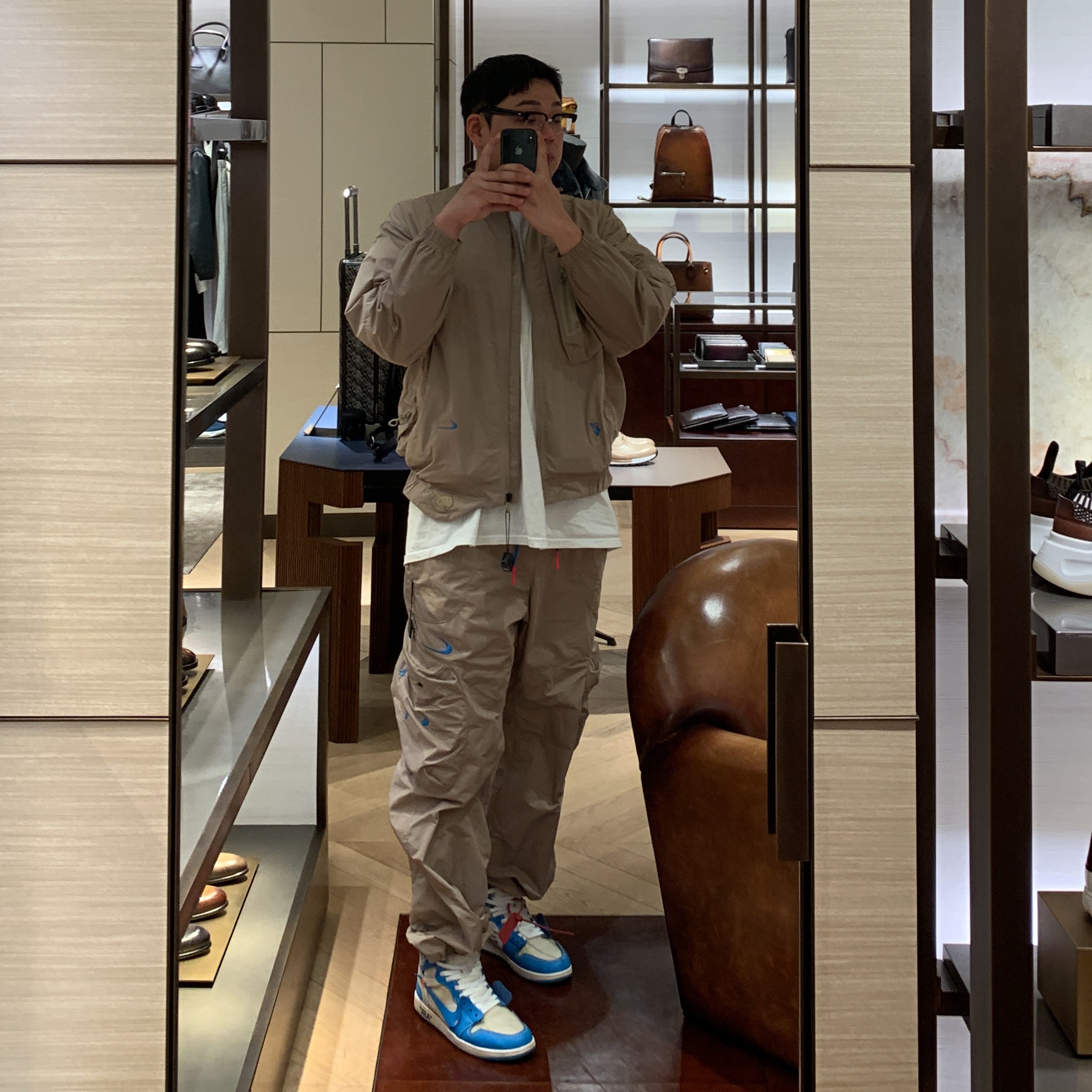 (@the__key) 님의 게시물 | KREAM