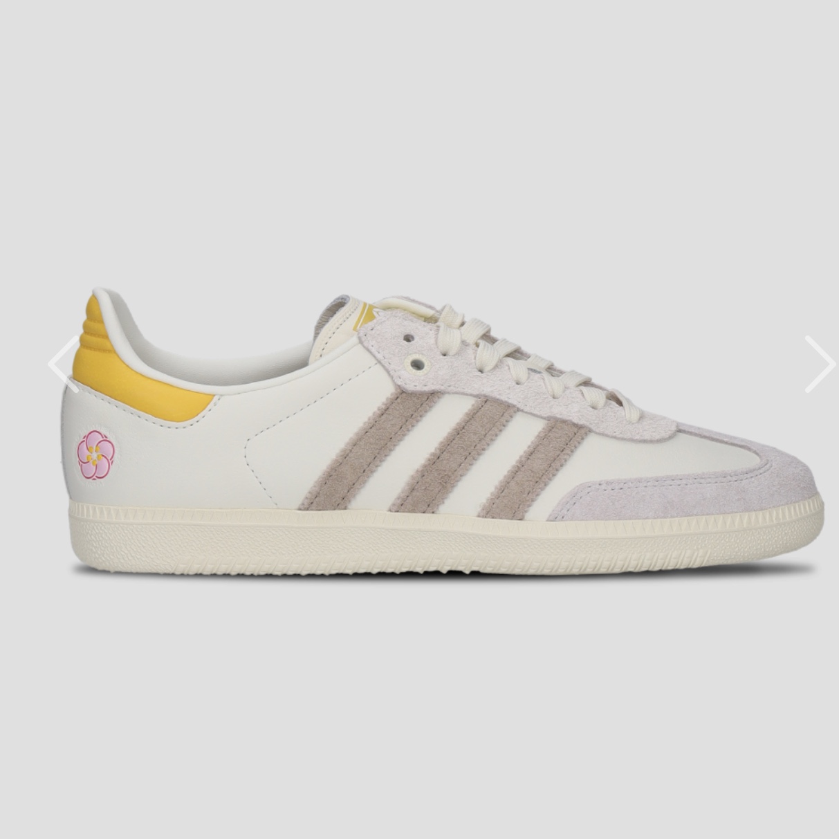 나 250 사이즈인데 없어서 245. | KREAM