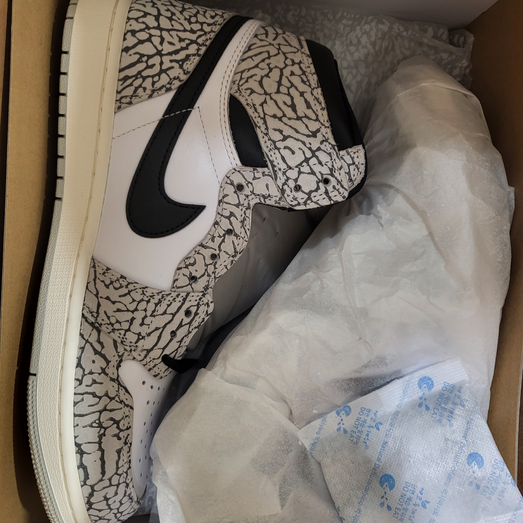 peace (@donguk24) 님의 게시물 | KREAM