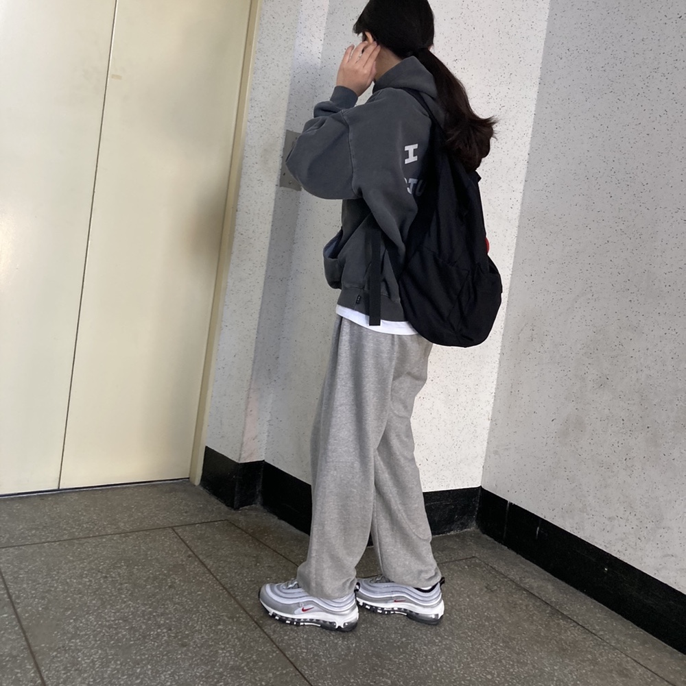 스바 (@seuba1) 님의 게시물 | KREAM