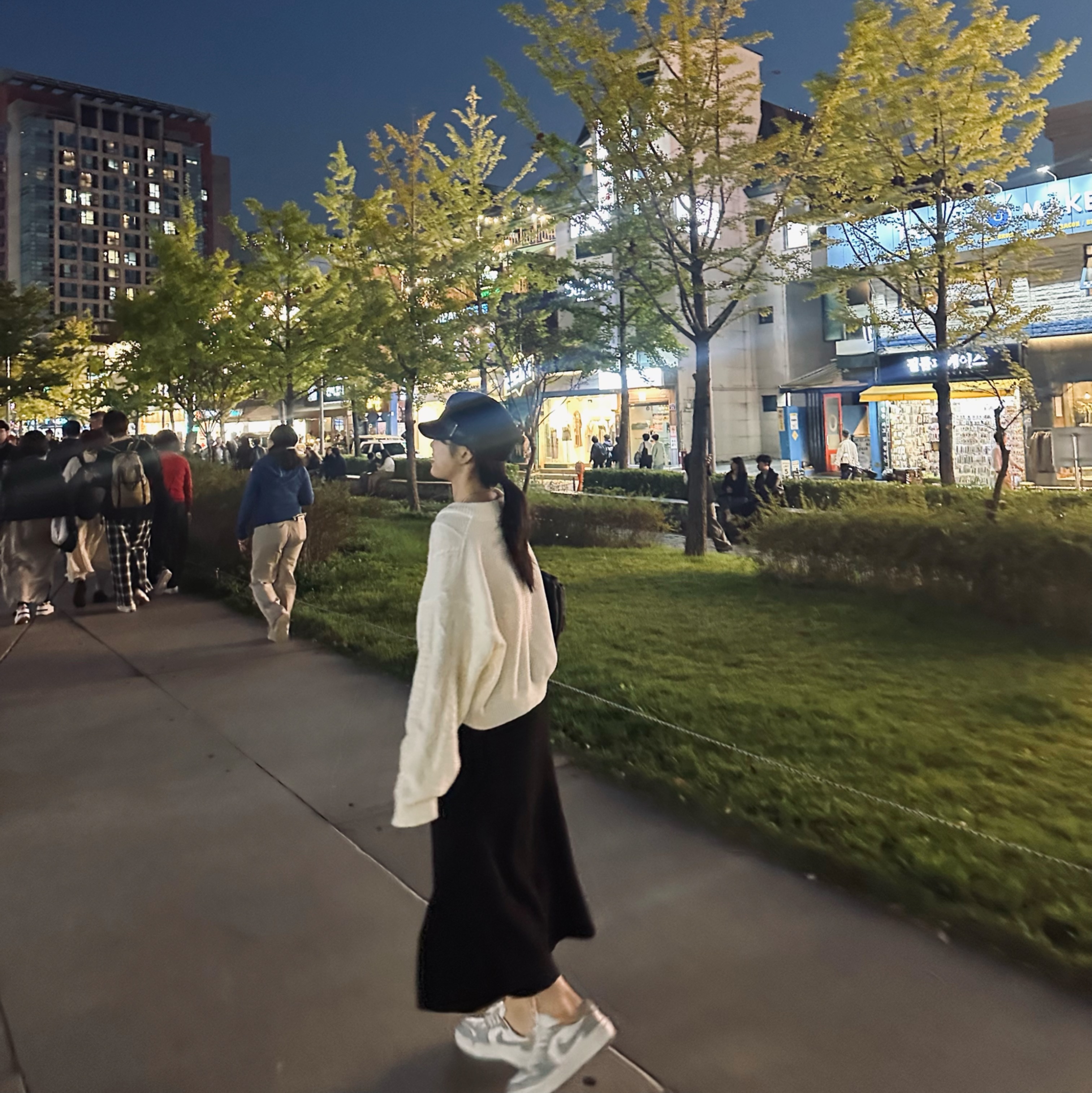 올드머니룩에 나이키 | KREAM