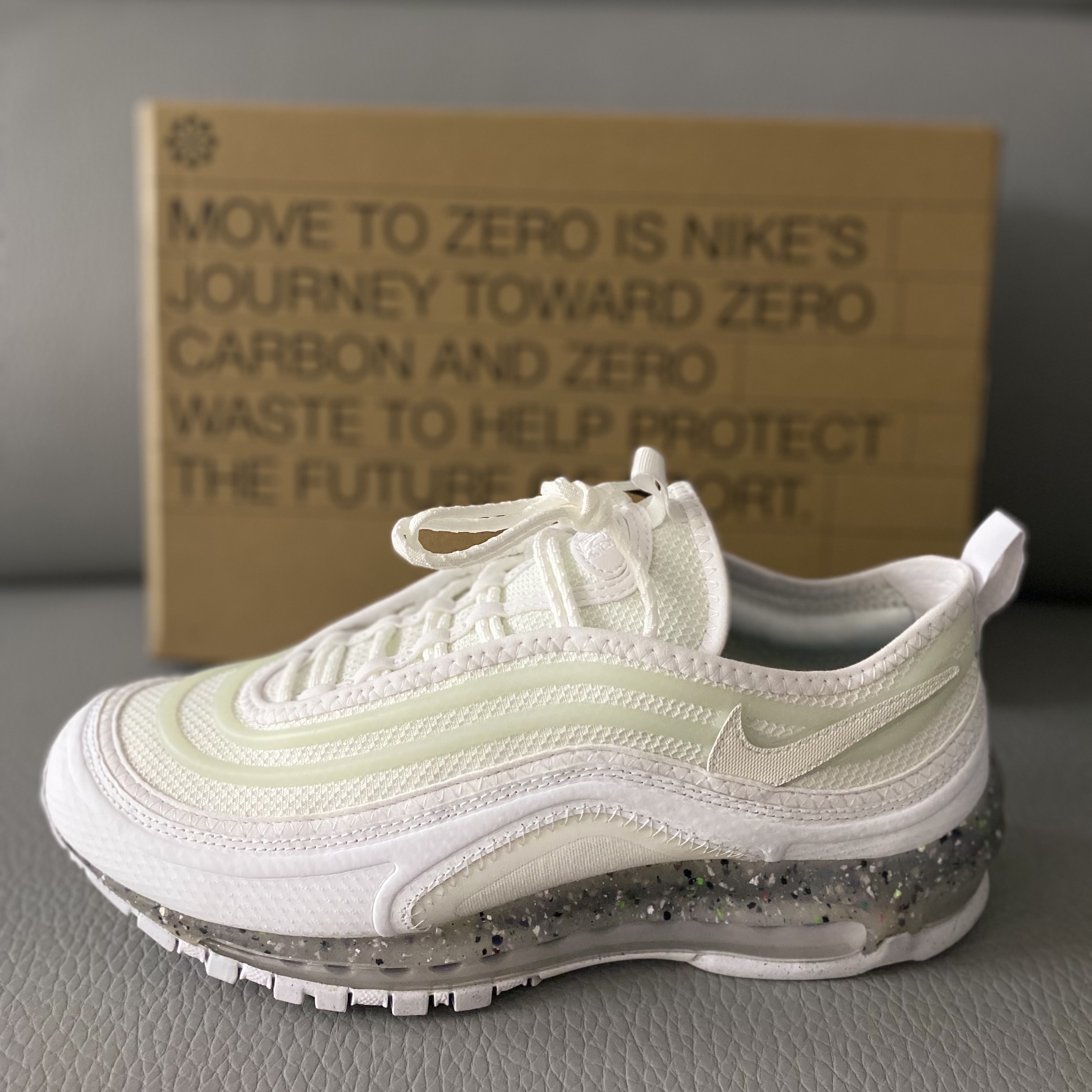 One (@steamheader) 님의 게시물 | KREAM