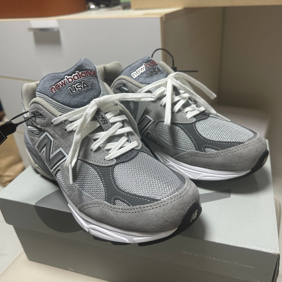 역시 990은 v3가 젤 이쁨 | KREAM