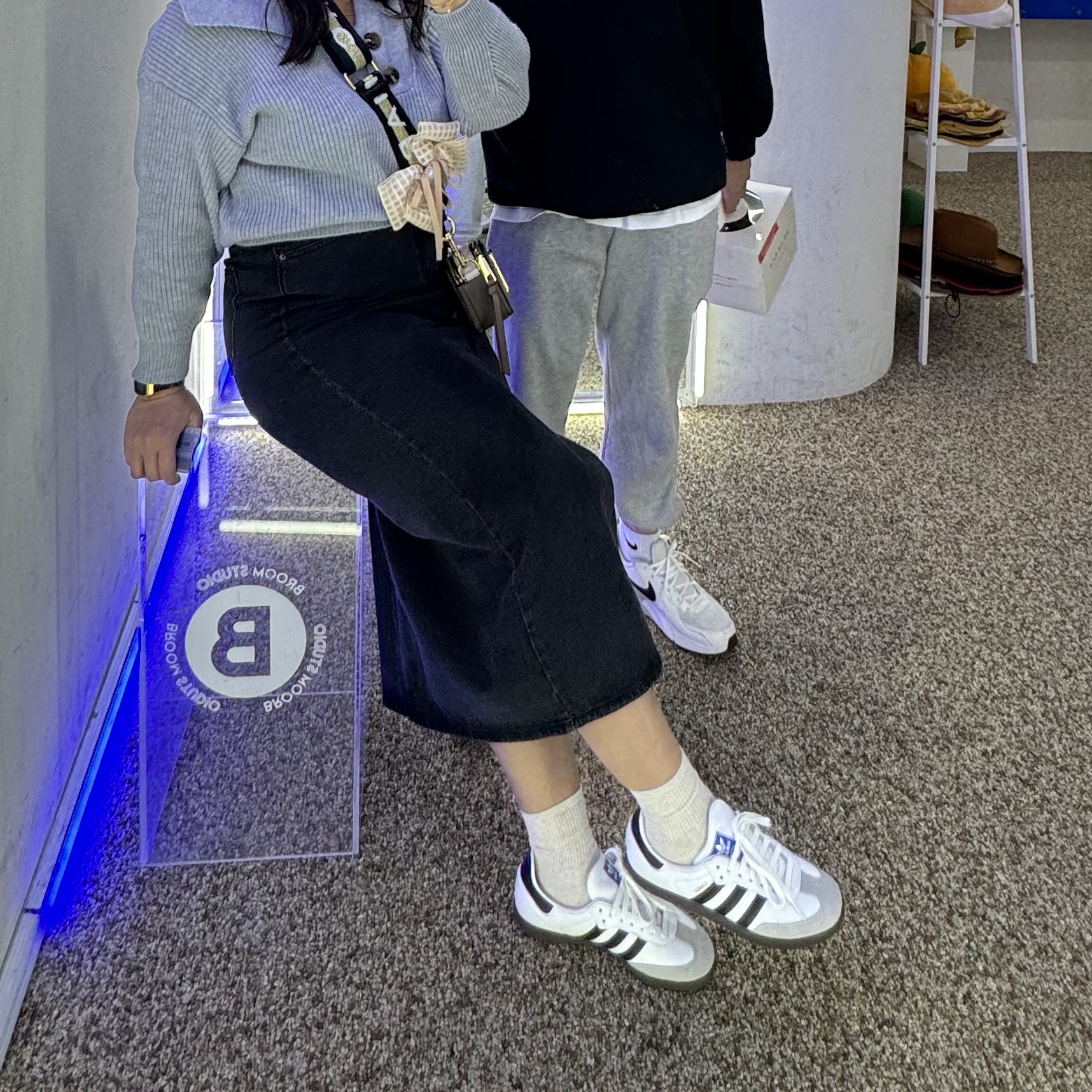 lovely-143 (@lovely1) 님의 게시물 | KREAM