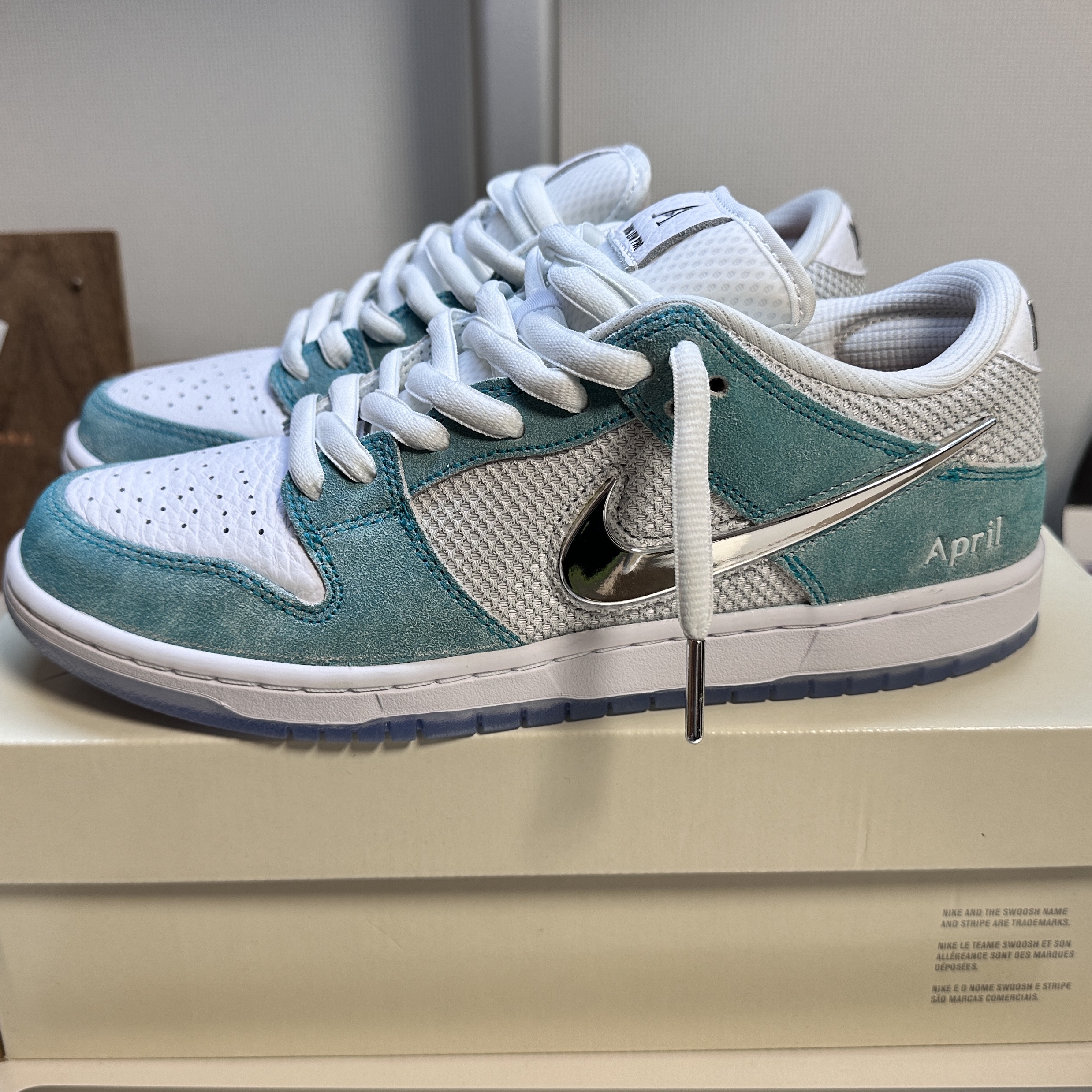 에이프릴~ | KREAM