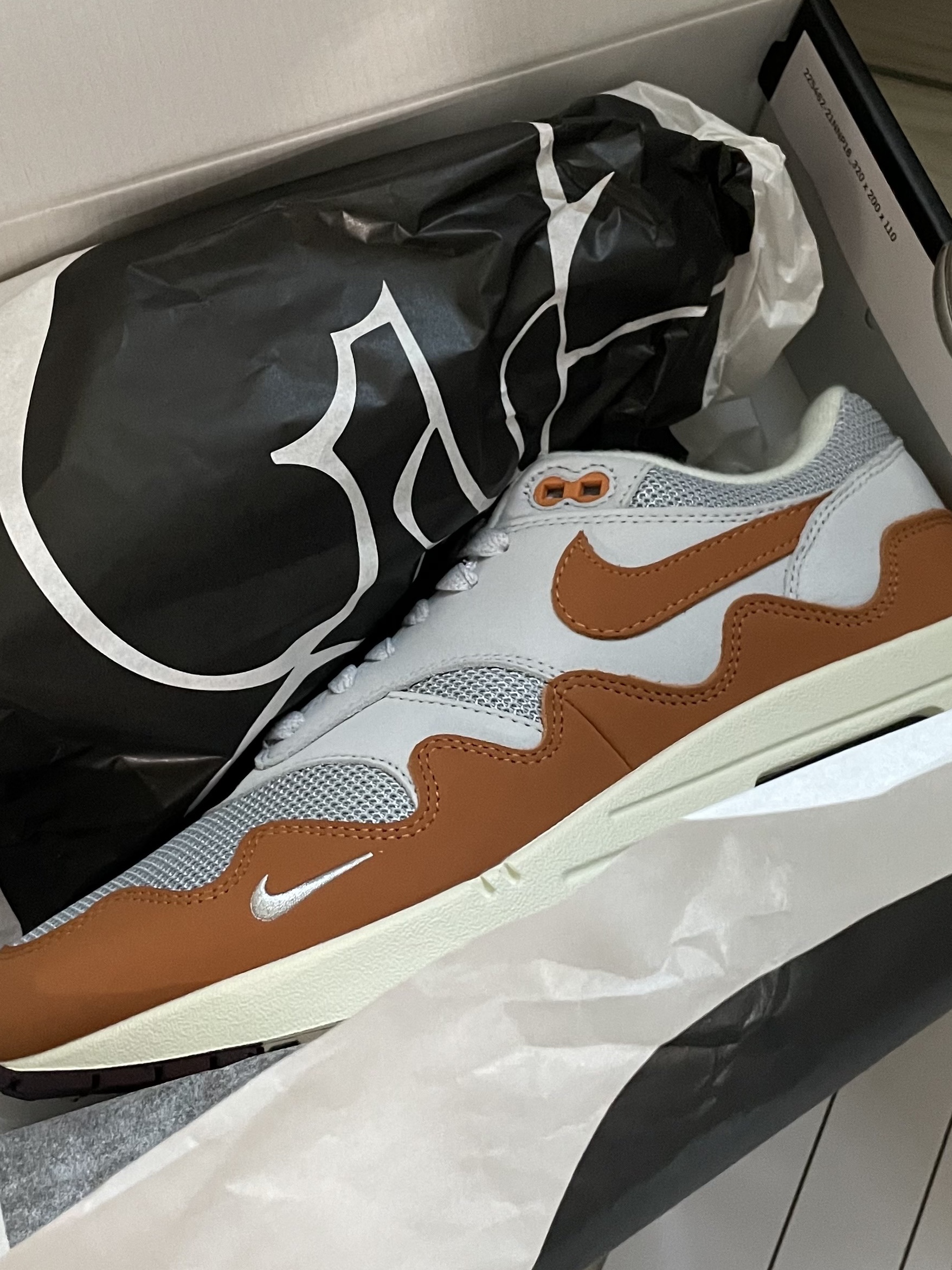 노익스플로이드 (@00yyy) 님의 게시물 | KREAM