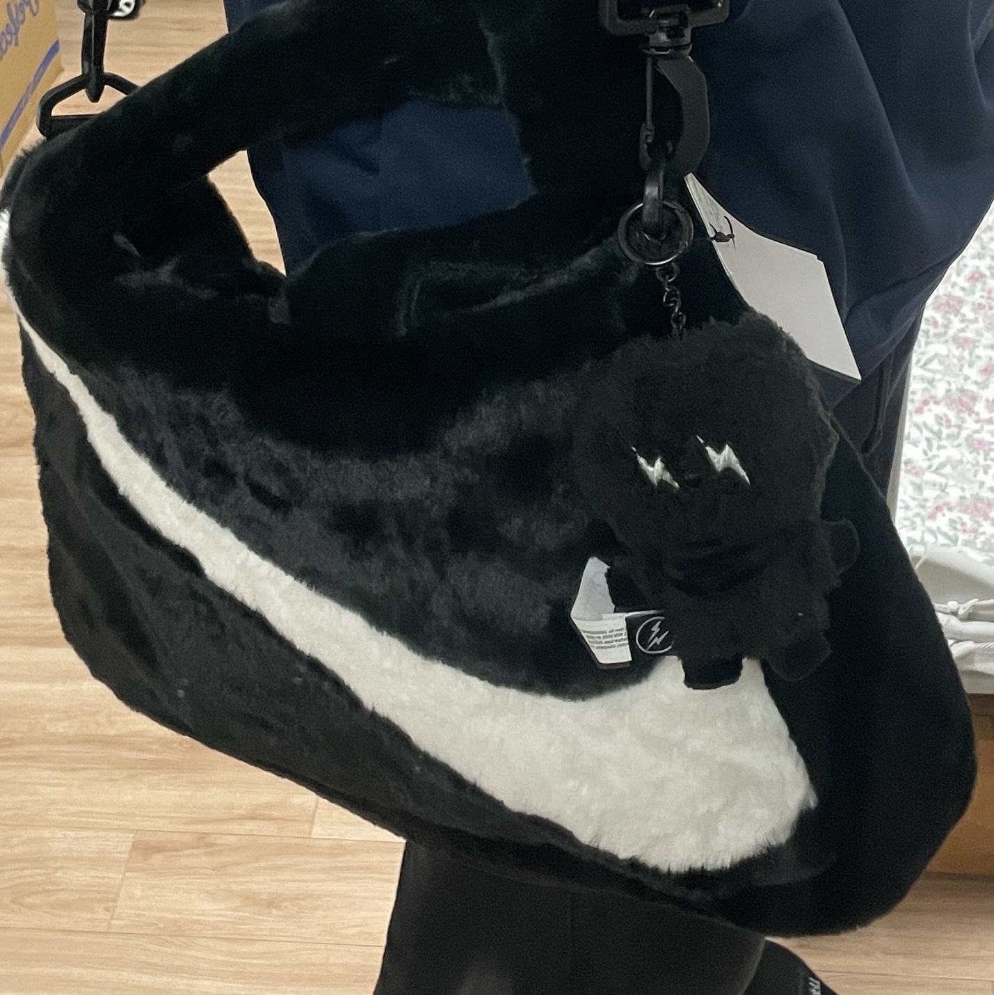 정훈. (@chicyoo) 님의 게시물 | KREAM