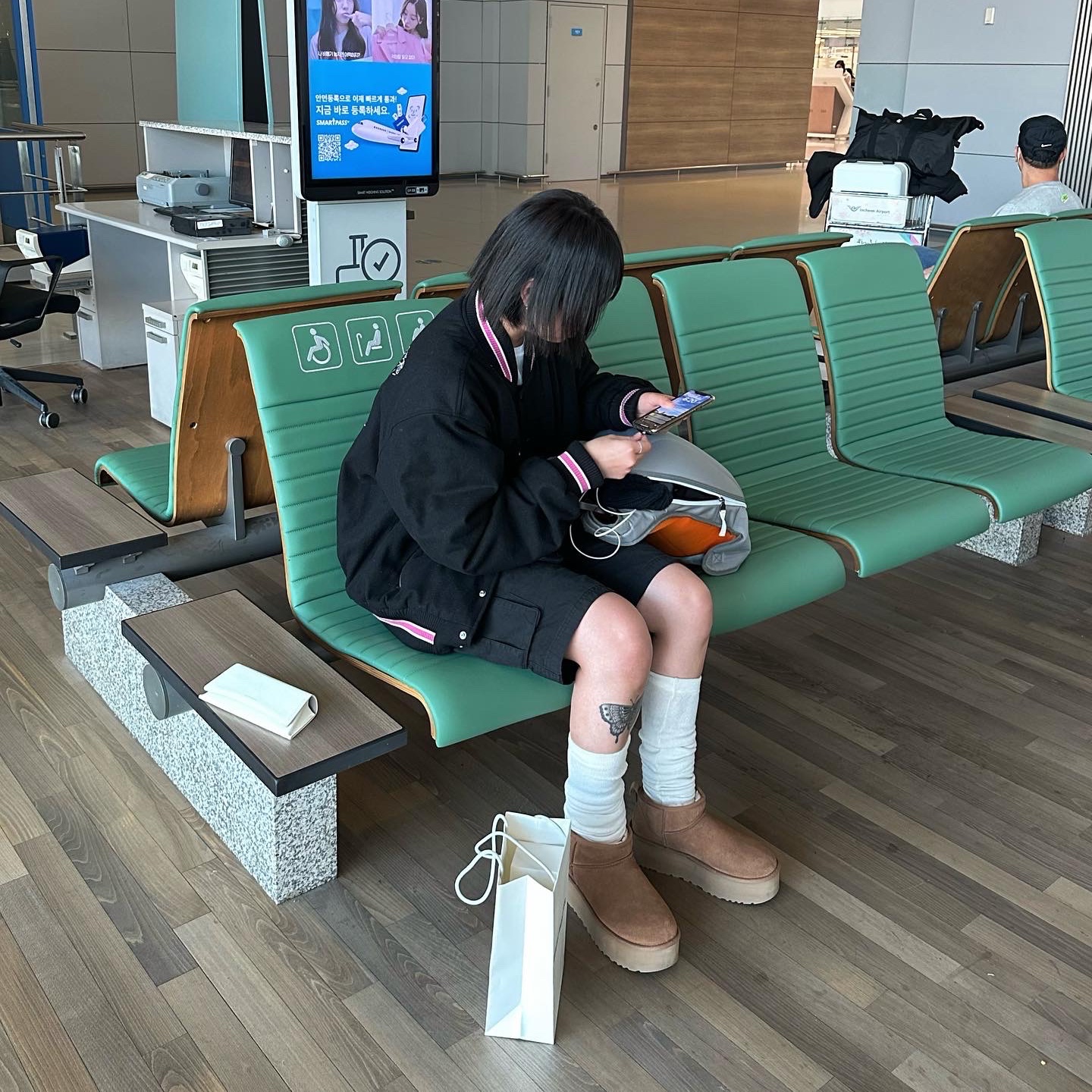 랑만 (@raangman) 님의 게시물 | KREAM