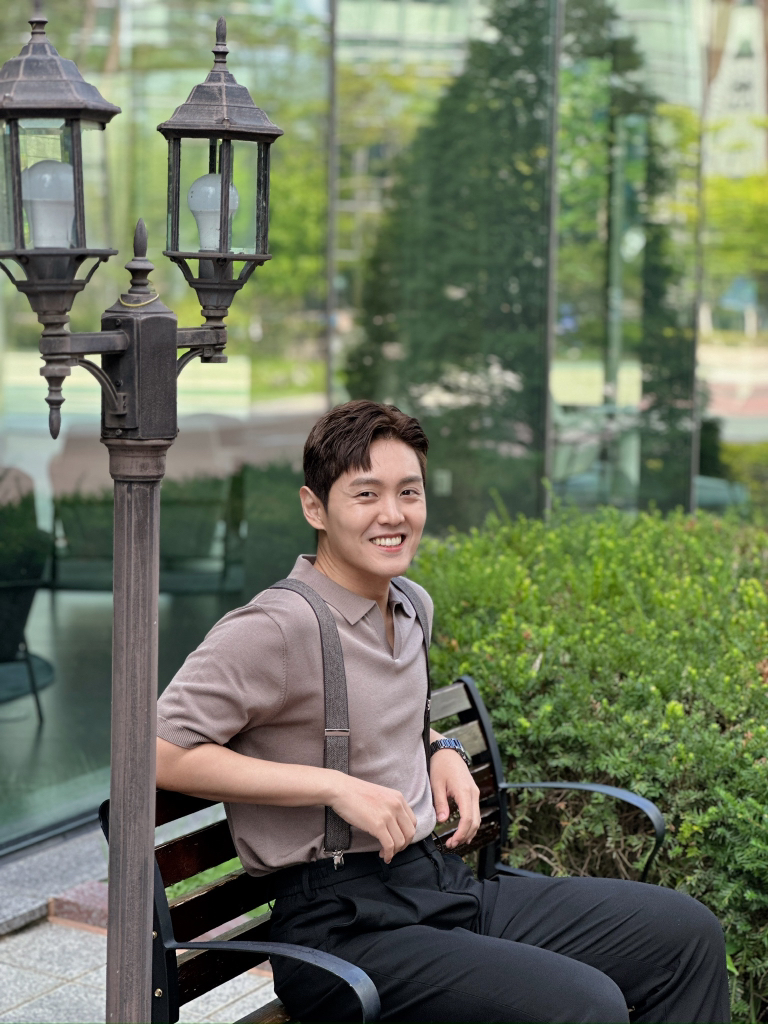 wowchanghyun (@0xetx5) 님의 게시물 | KREAM