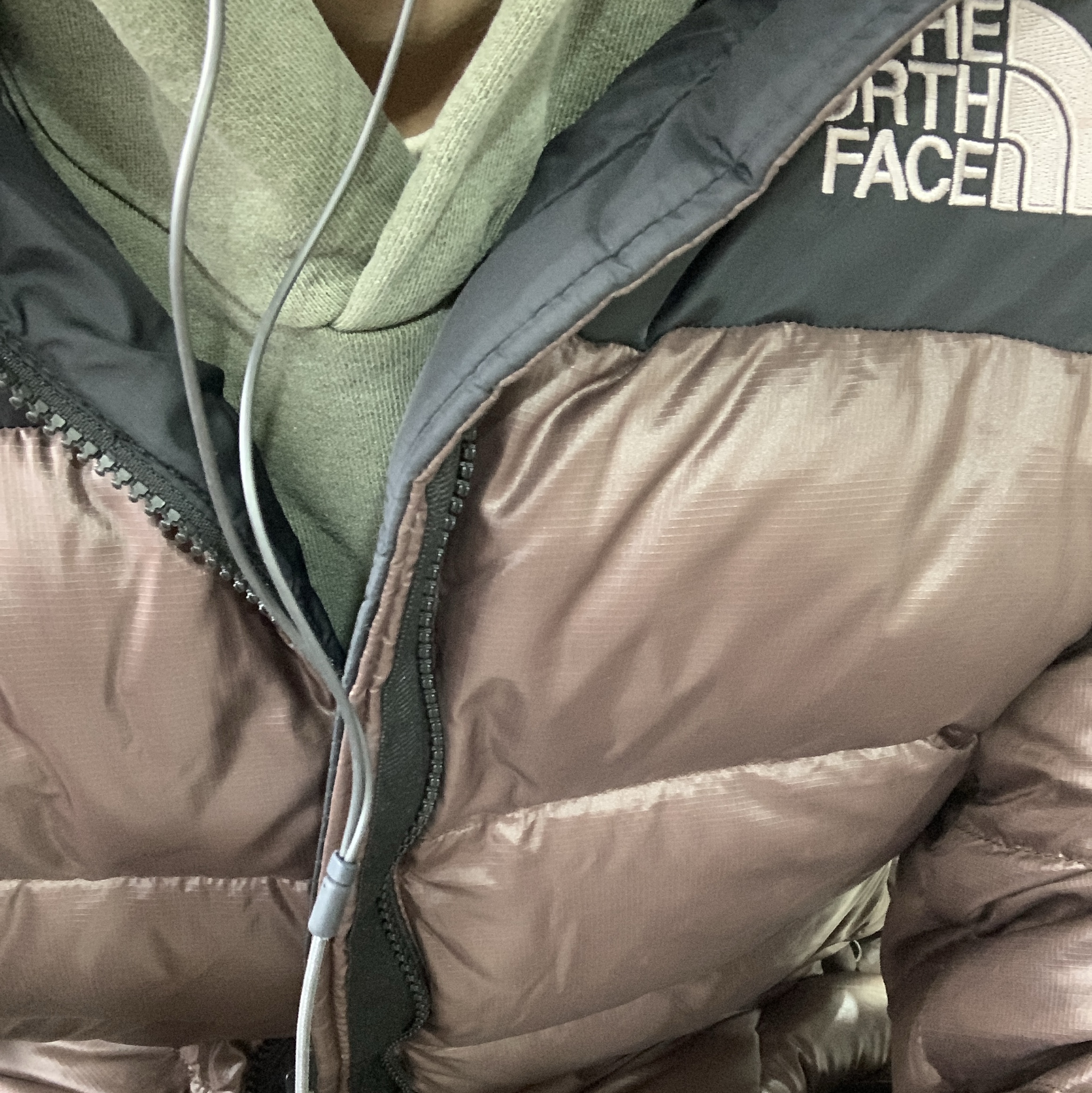 cool_jr (@barney_stinson) 님의 게시물 | KREAM