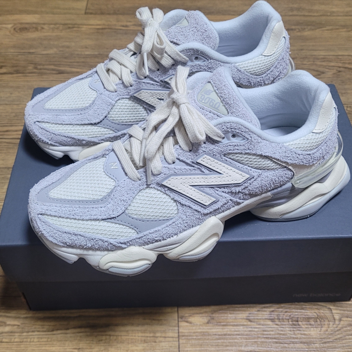 뉴발 9060 쿼츠그레이 | KREAM