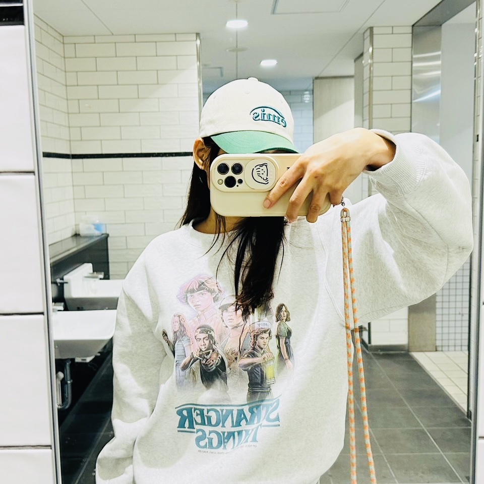 GU 기묘한이야기 맨투맨! | KREAM