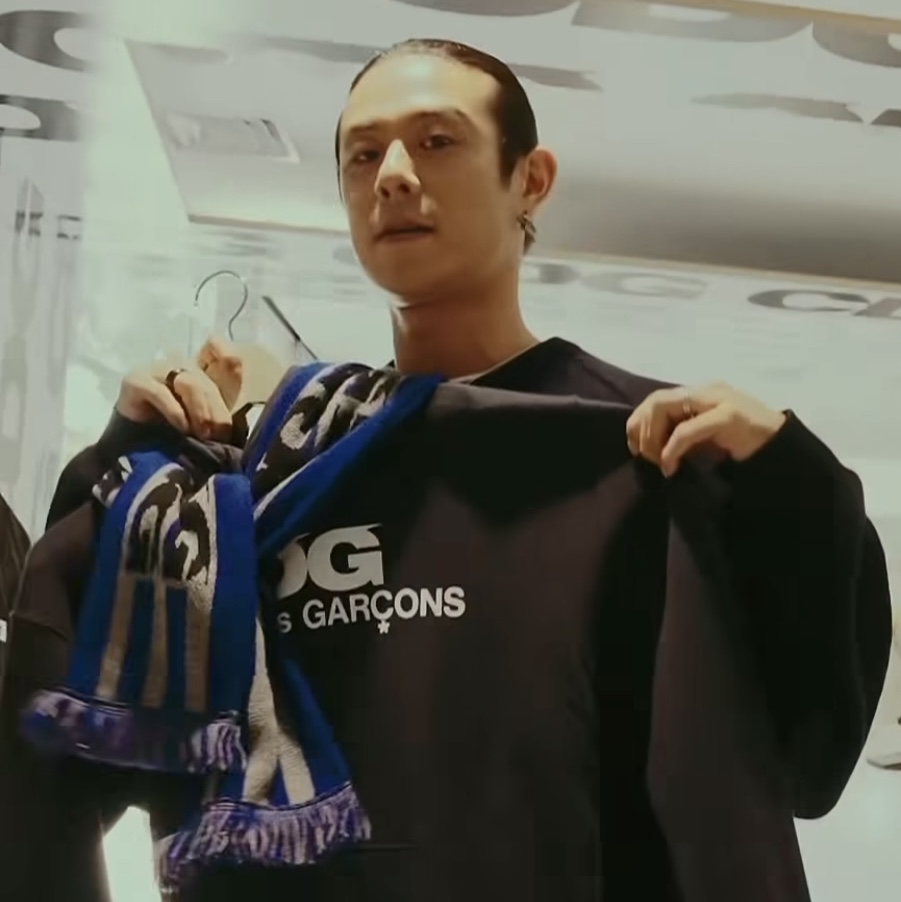 cdg로고머플러. | KREAM