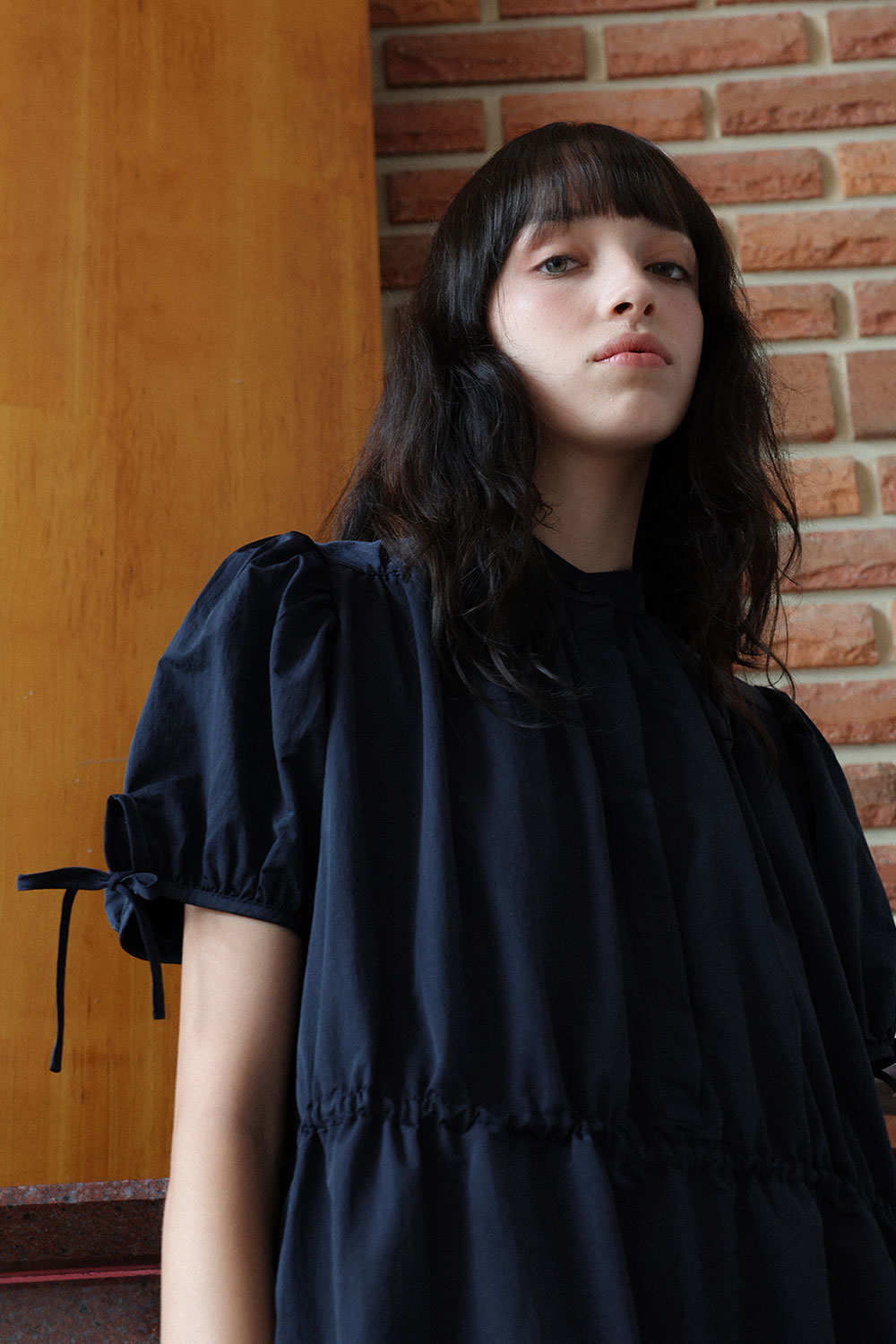 생긴스튜디오 로맨틱 셔링 드레스 네이비 | Saenginstudios | KREAM