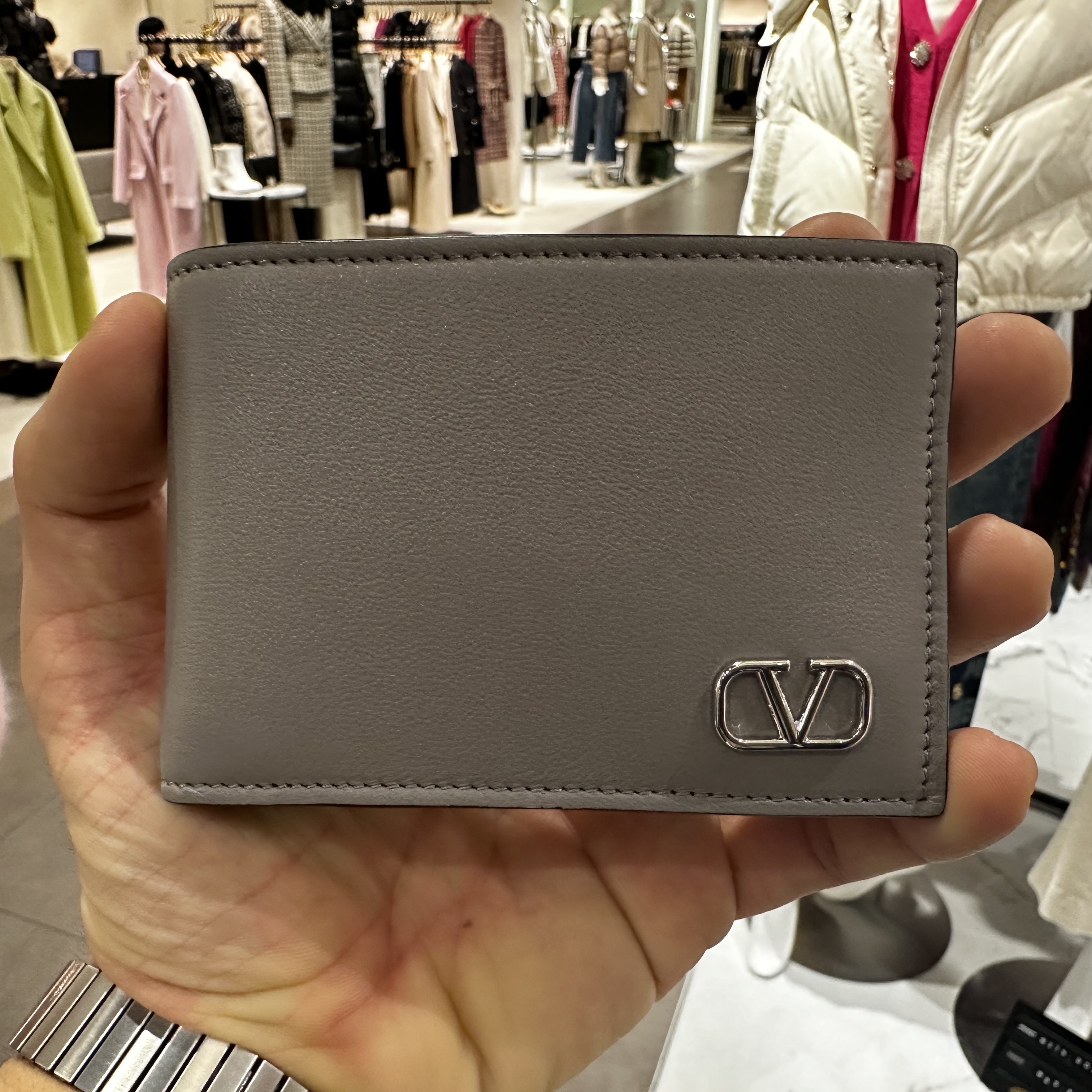 심플한 디자인 | KREAM