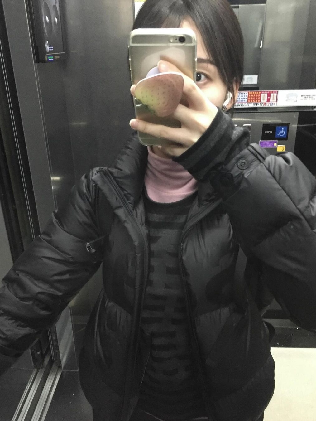 That girl (@style_everyday) 님의 게시물 | KREAM