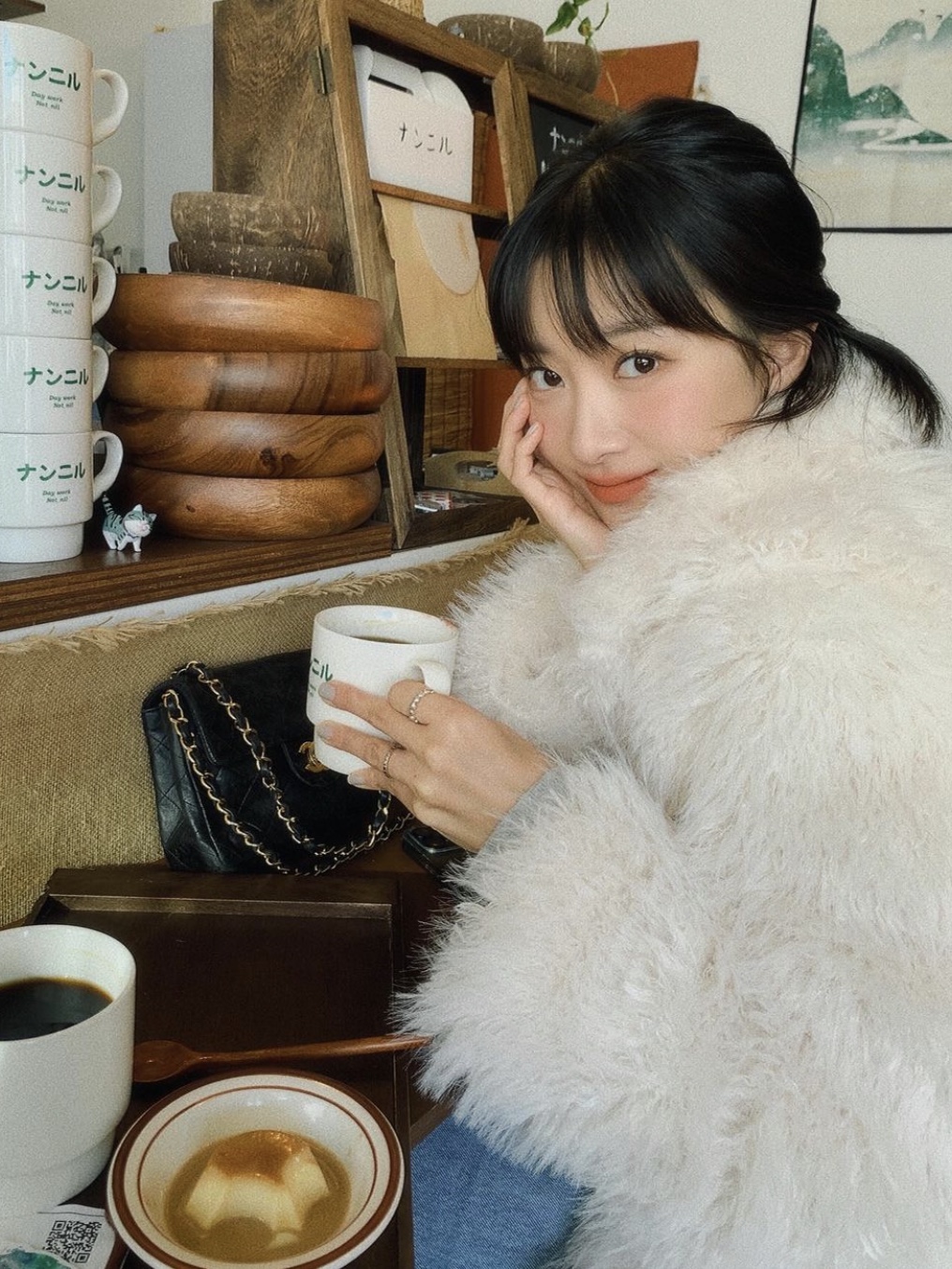 (@celeb_item) 님의 게시물 | KREAM