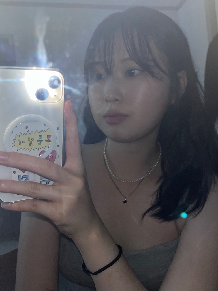 지니야 (@9giniya) 님의 게시물 | KREAM