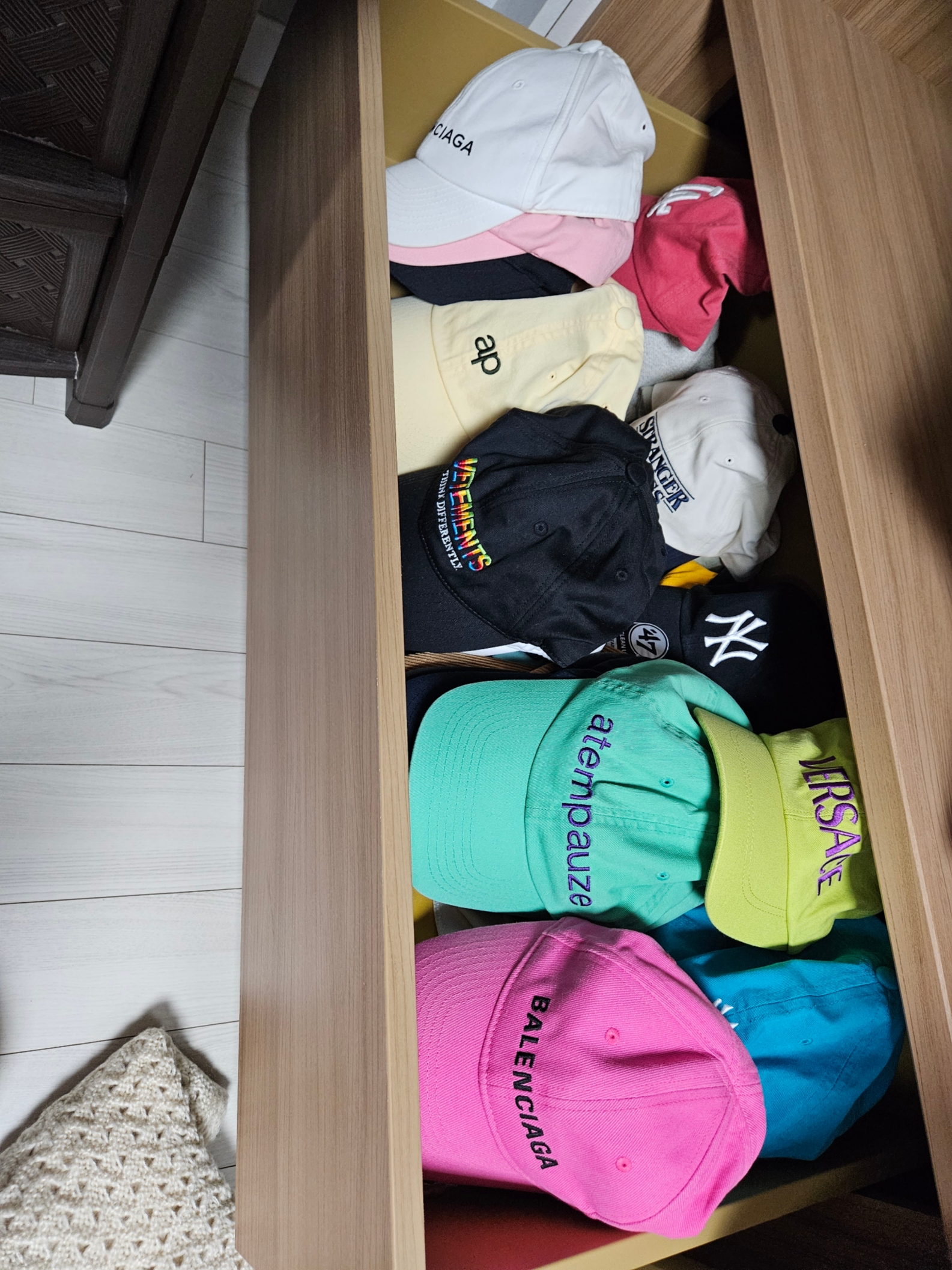 s.se_young (@s.se_young) 님의 게시물 | KREAM