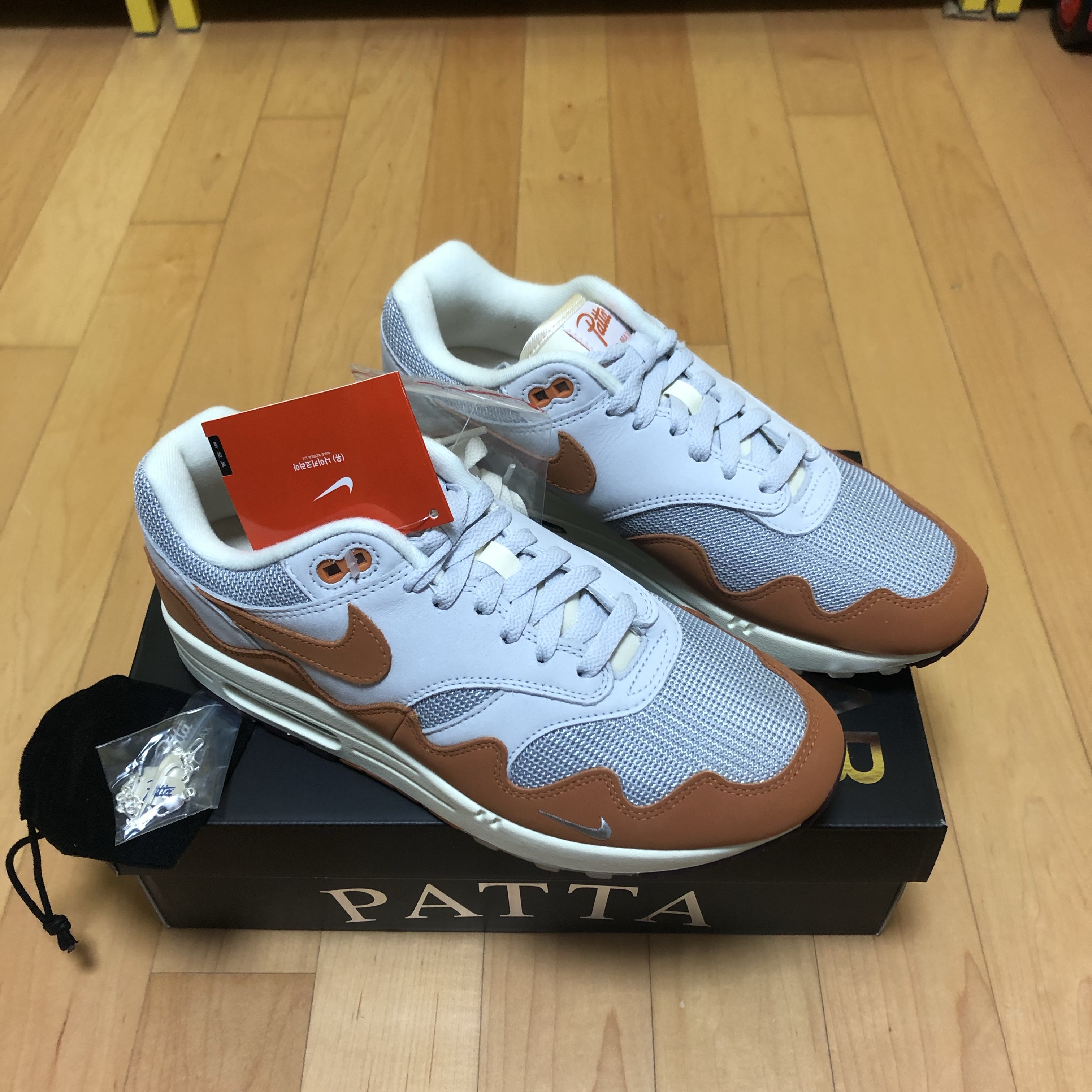 스바 (@seuba1) 님의 게시물 | KREAM