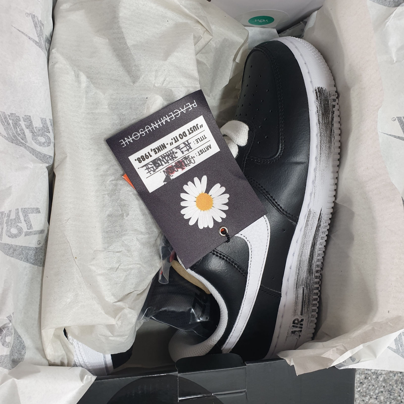 해루 (@heruda) 님의 게시물 | KREAM