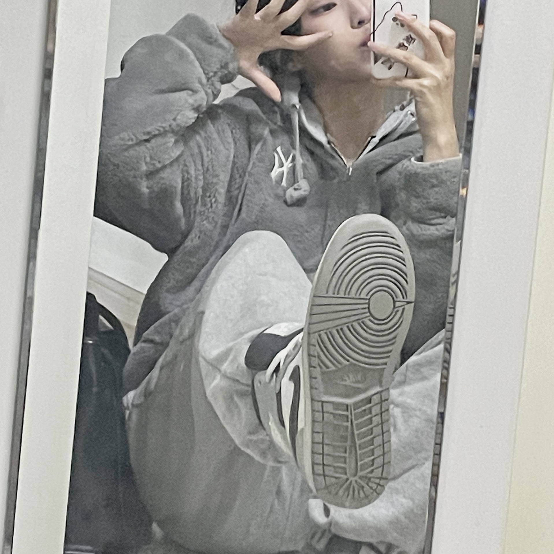 지니 (@jinihiii) 님의 게시물 | KREAM