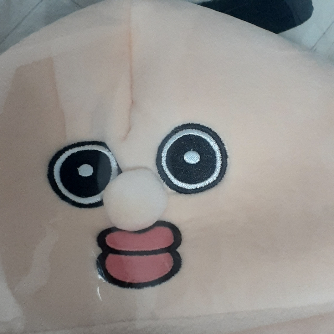 (@macaronron) 님의 게시물 | KREAM