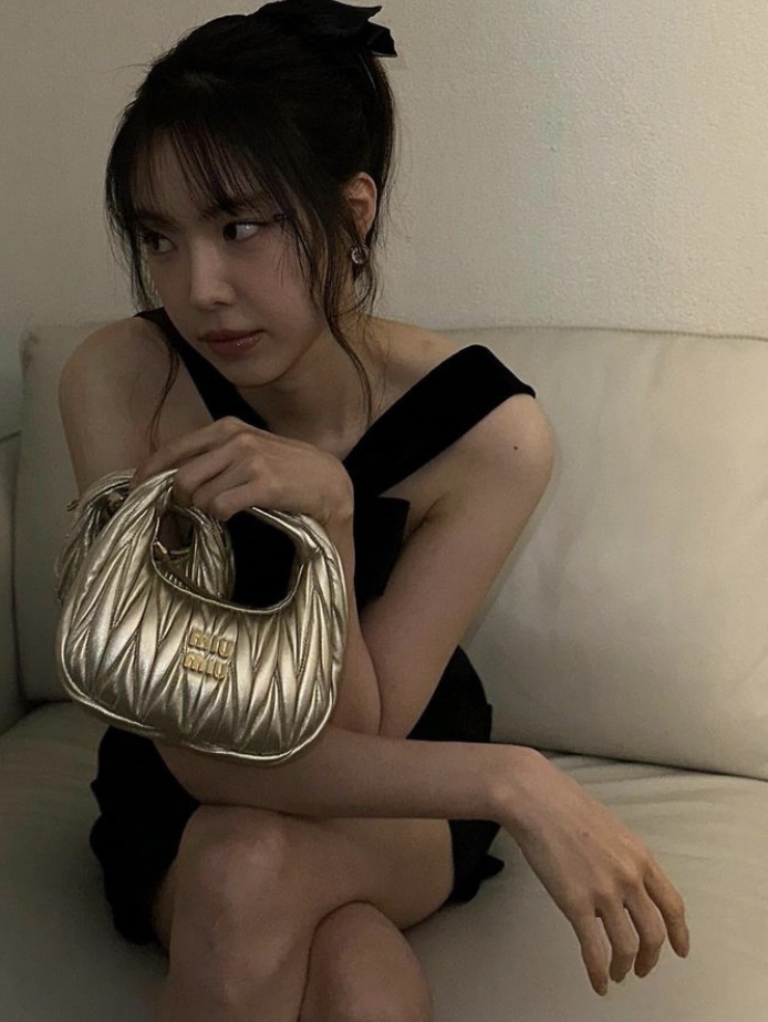 손나은 미니백💍 | KREAM