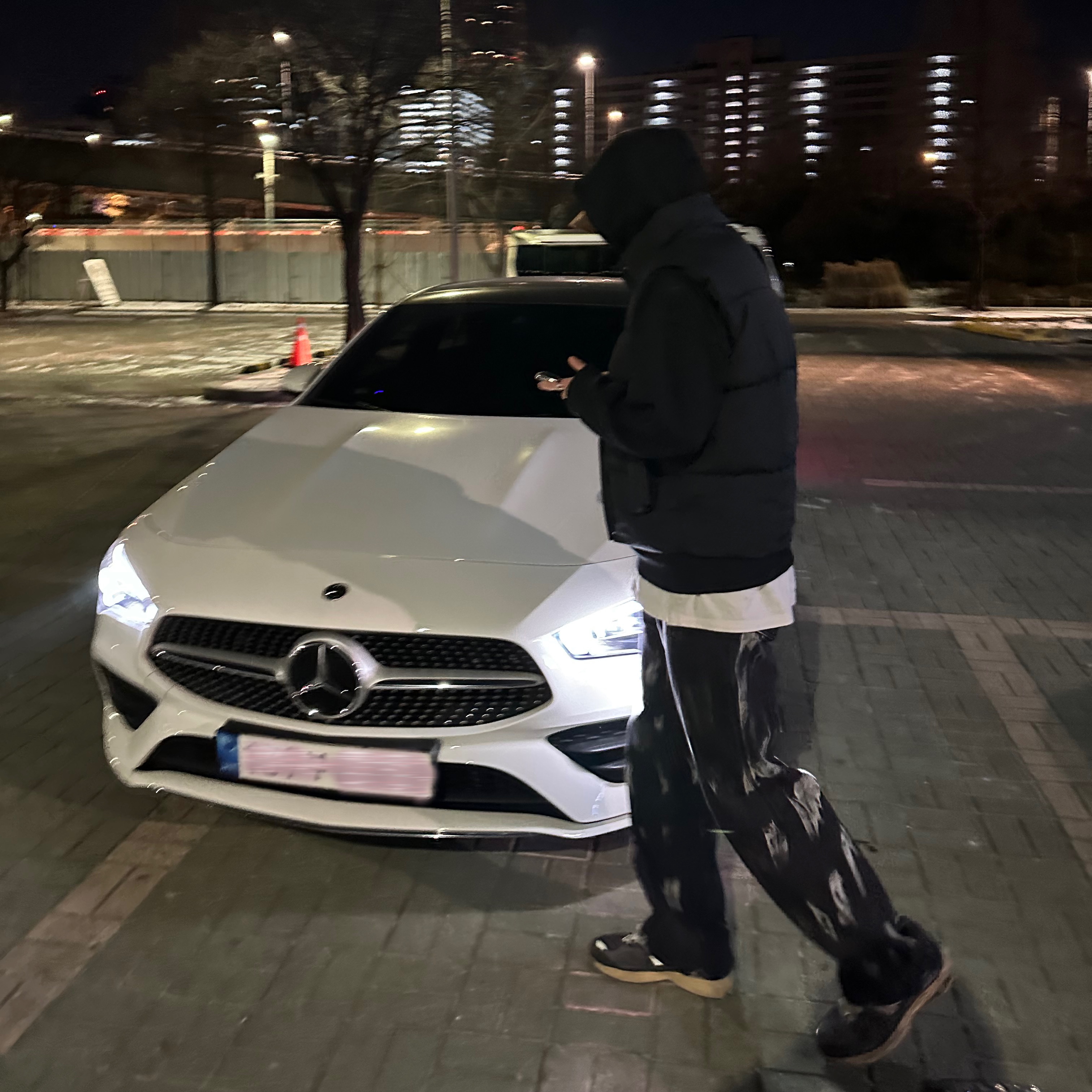 히키코모리의 외출😎 | KREAM