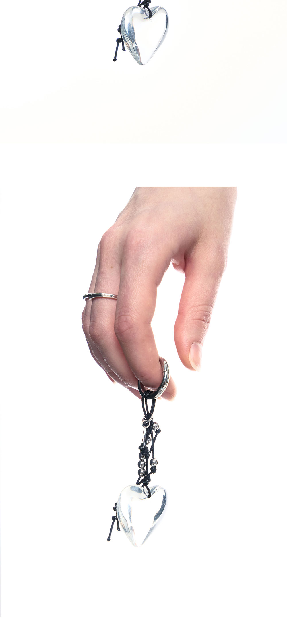 센티멍 넘버 424 키링 화이트 | SENTIMENTS | KREAM