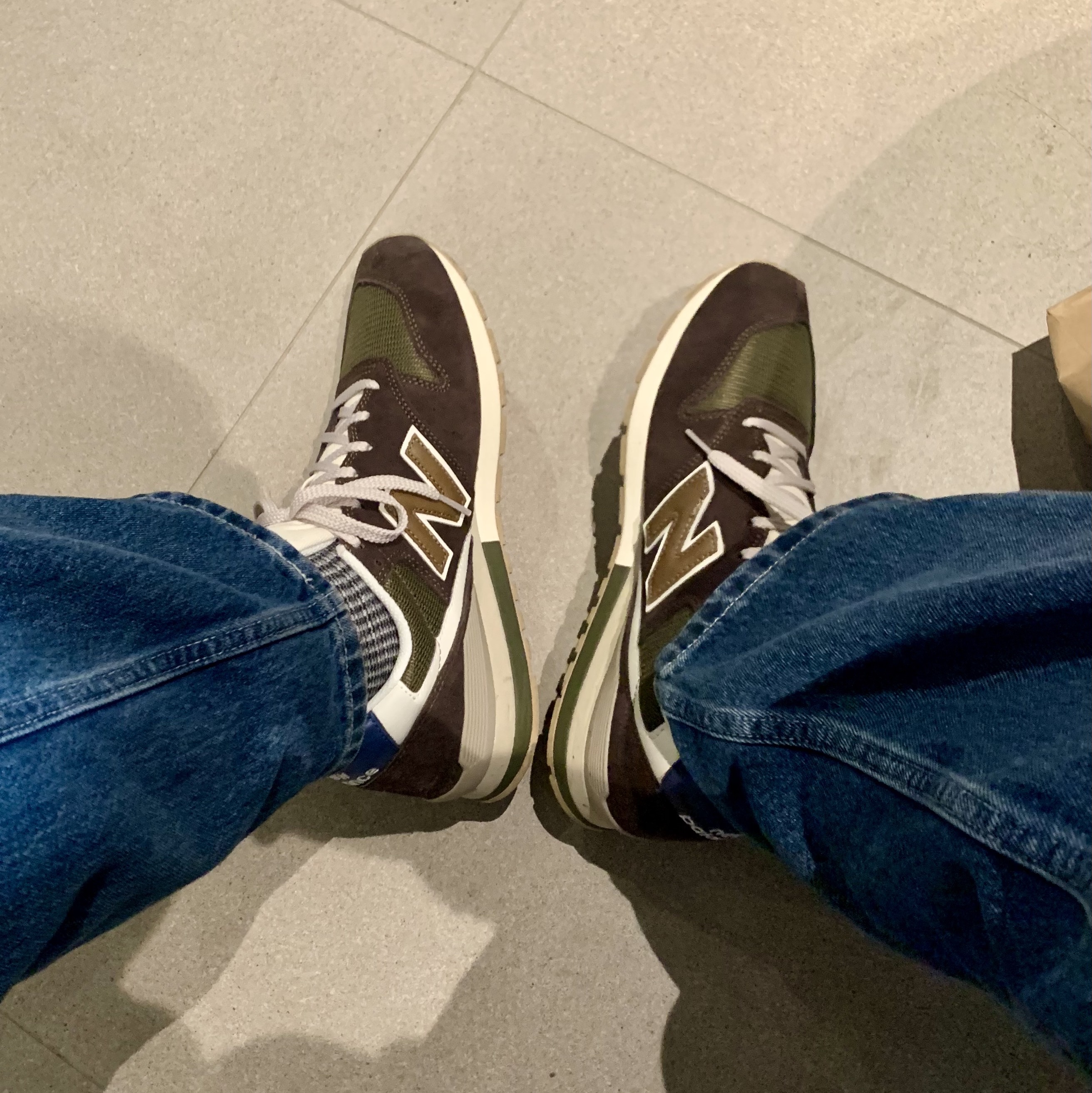 996 브라운 맛있다 | KREAM