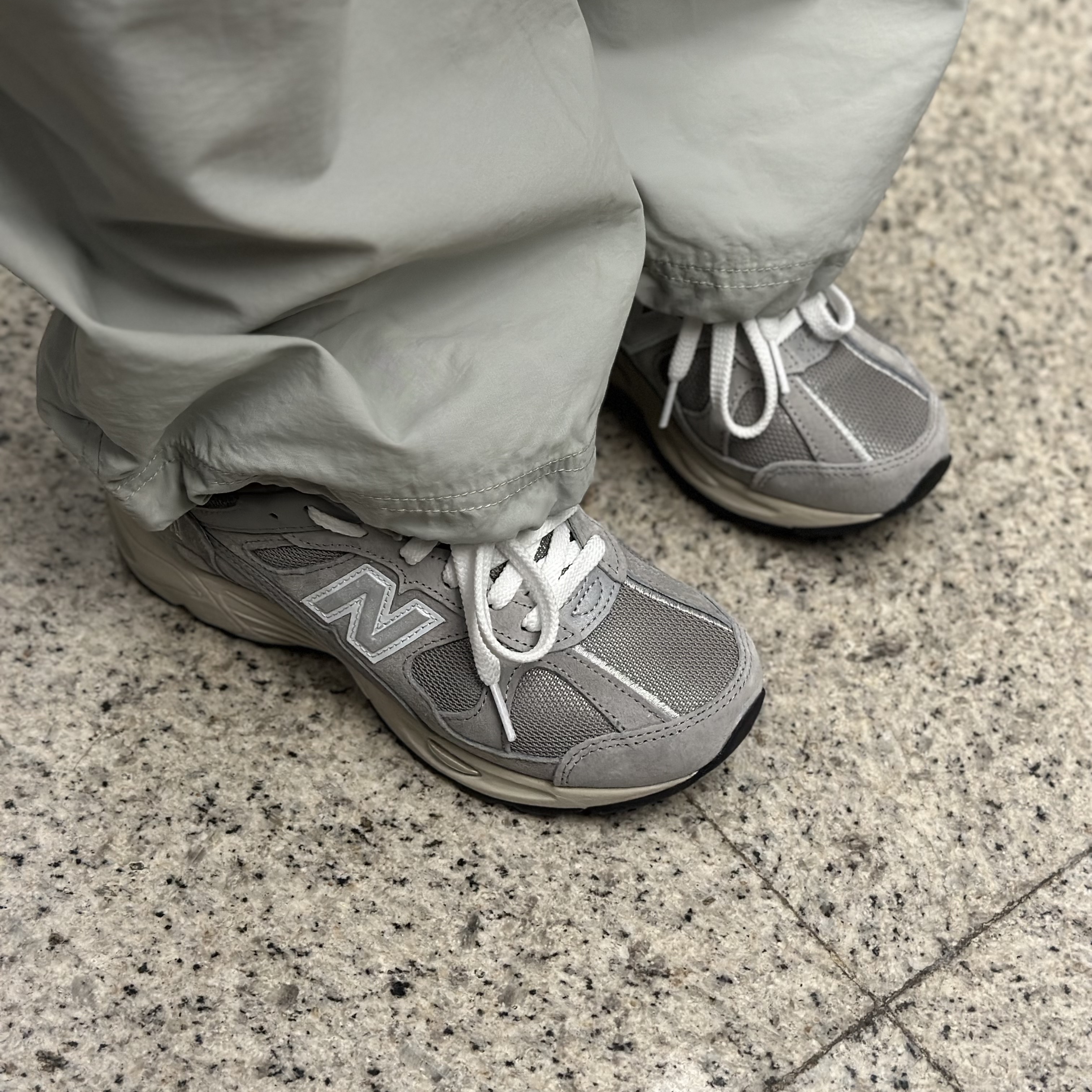 개인적으로 2002R보다 878!👟 | KREAM