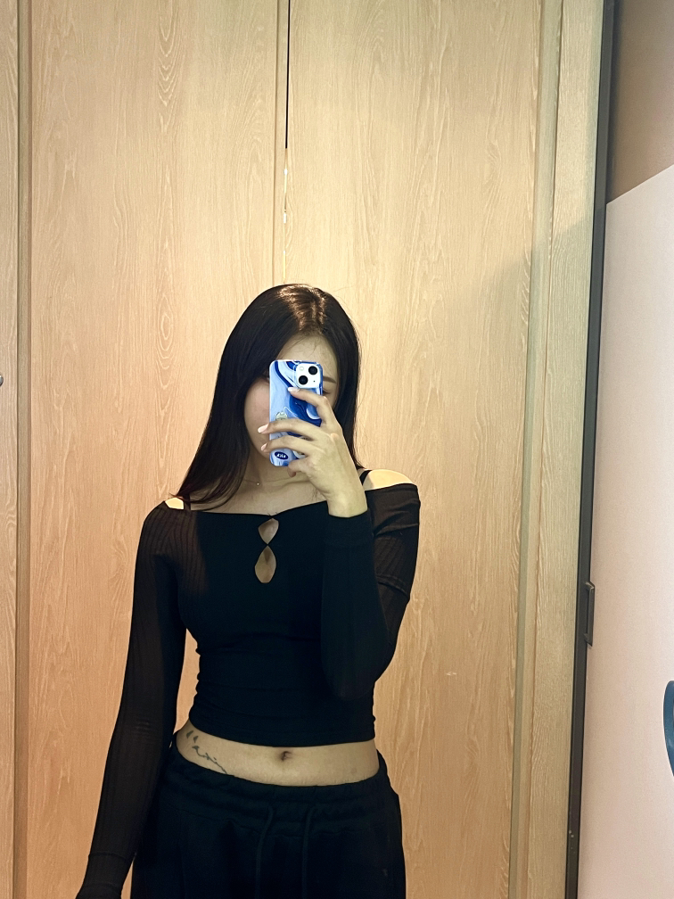 (@luv_co) 님의 게시물 | KREAM