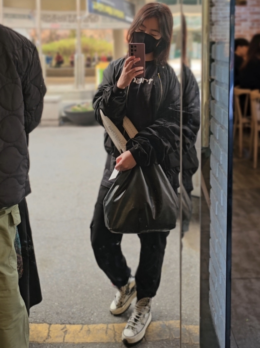 칼하트 루즈핏 티셔츠 | KREAM