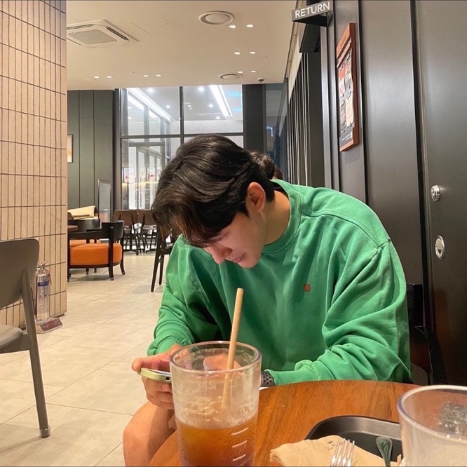 🙏 (@90_sw_y) 님의 게시물 | KREAM