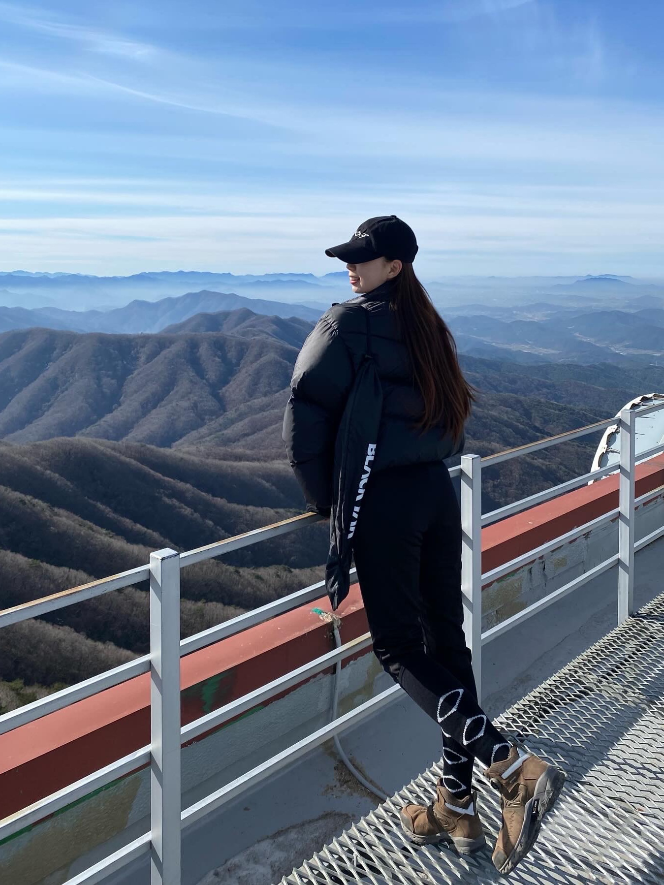 소란나 (@lavsr__) 님의 게시물 | KREAM