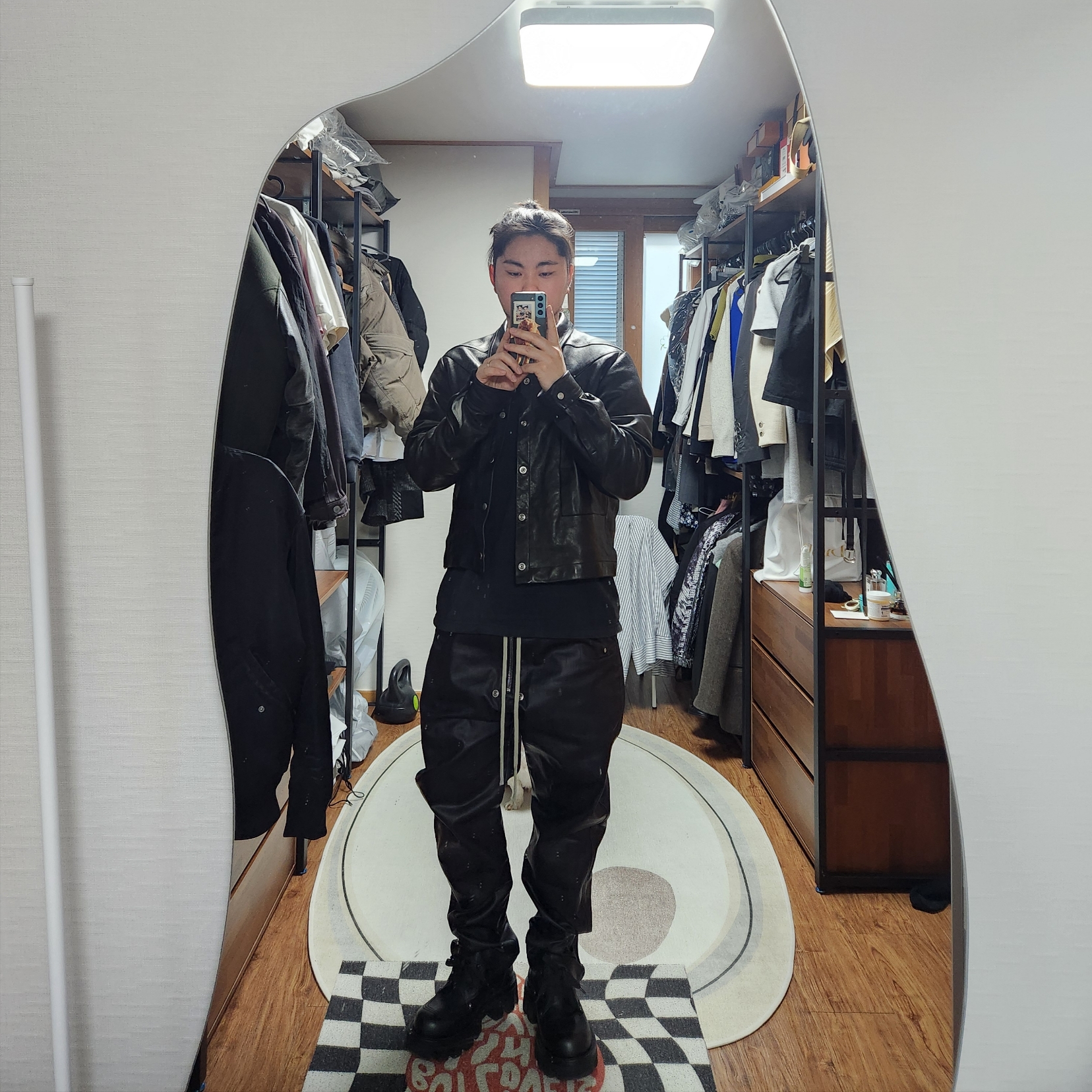 Y.M.Y (@y_moon_y) 님의 게시물 | KREAM