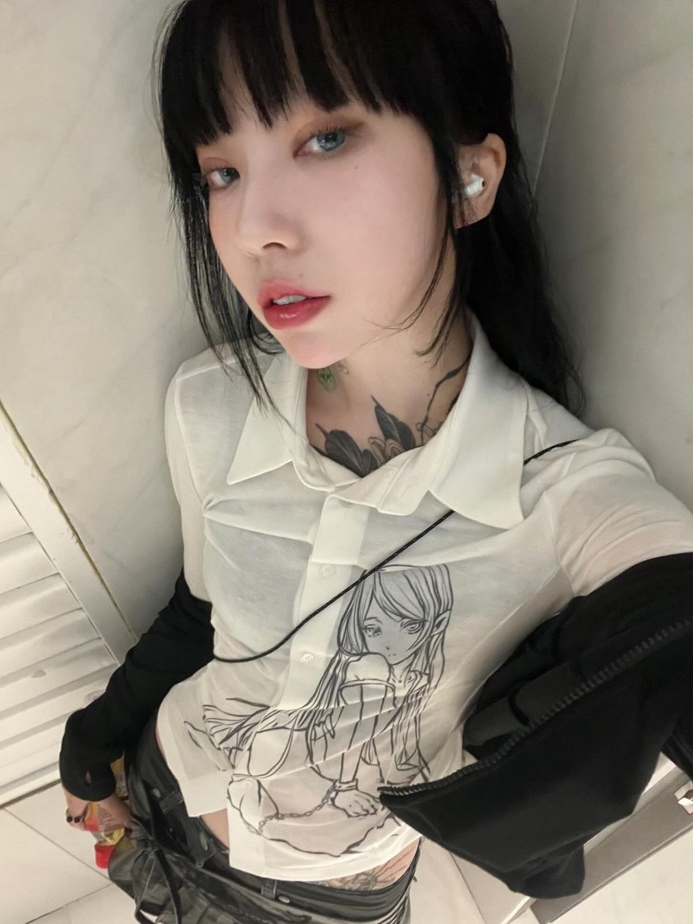 $ (@your_legacy) 님의 게시물 | KREAM