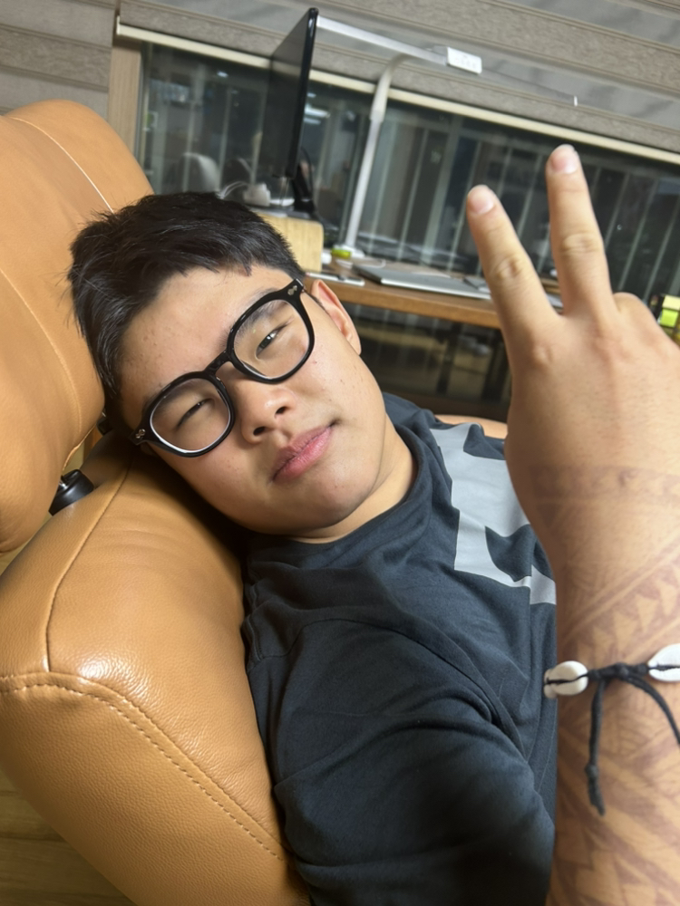 문지민 (@moon__princess) 님의 게시물 | KREAM