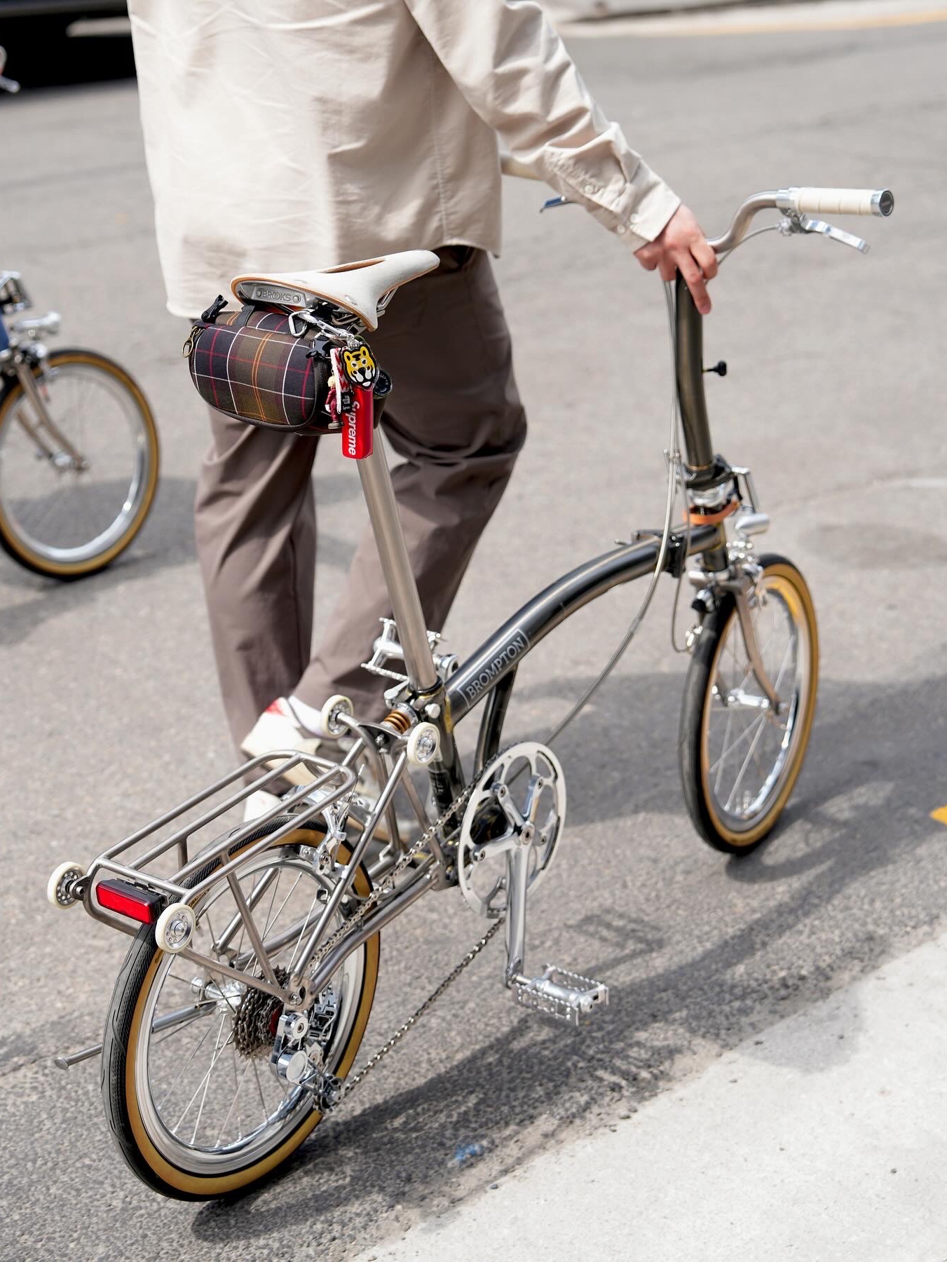 Season on riding | KREAM