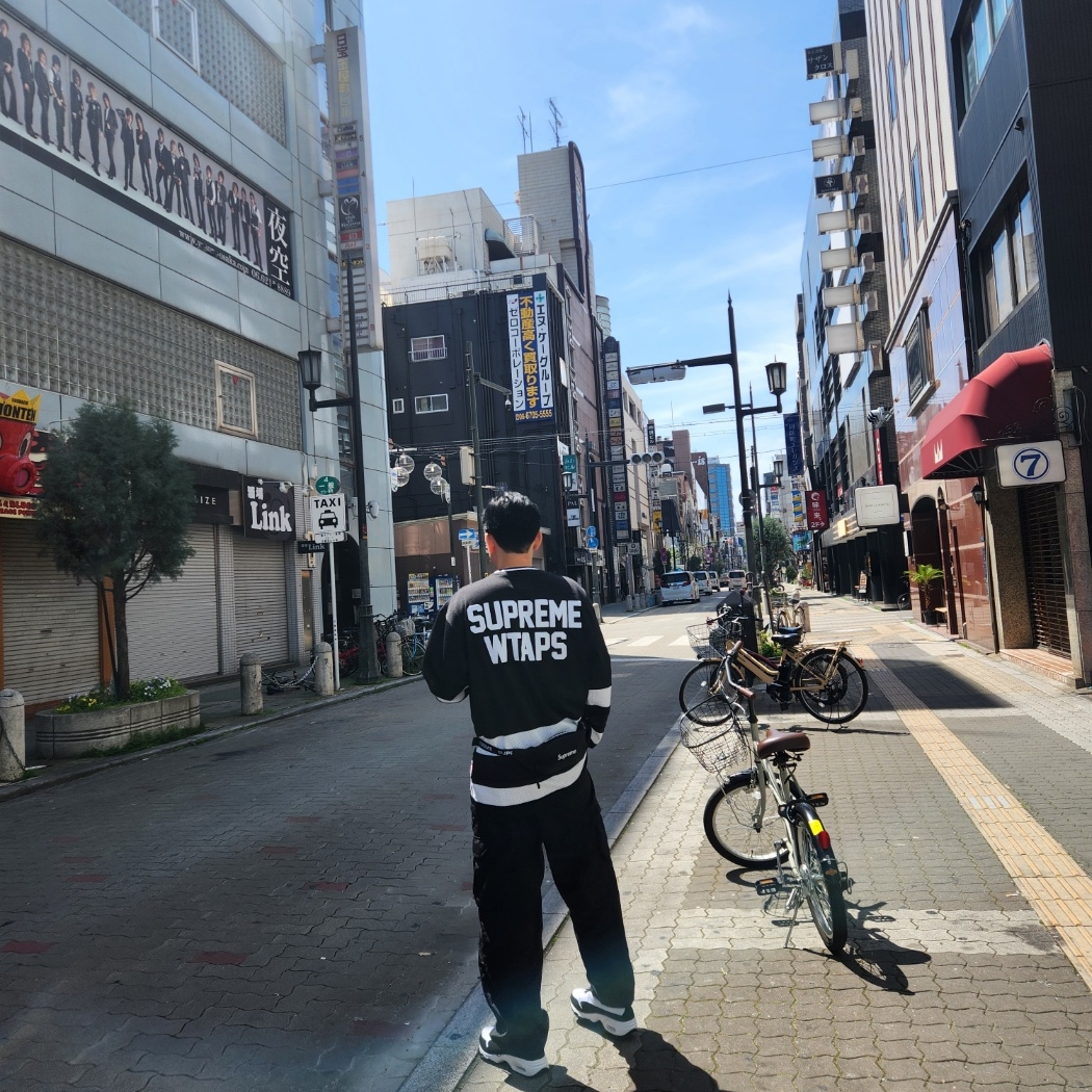 dudnqkrtpfls (@hhh.hh.h) 님의 게시물 | KREAM