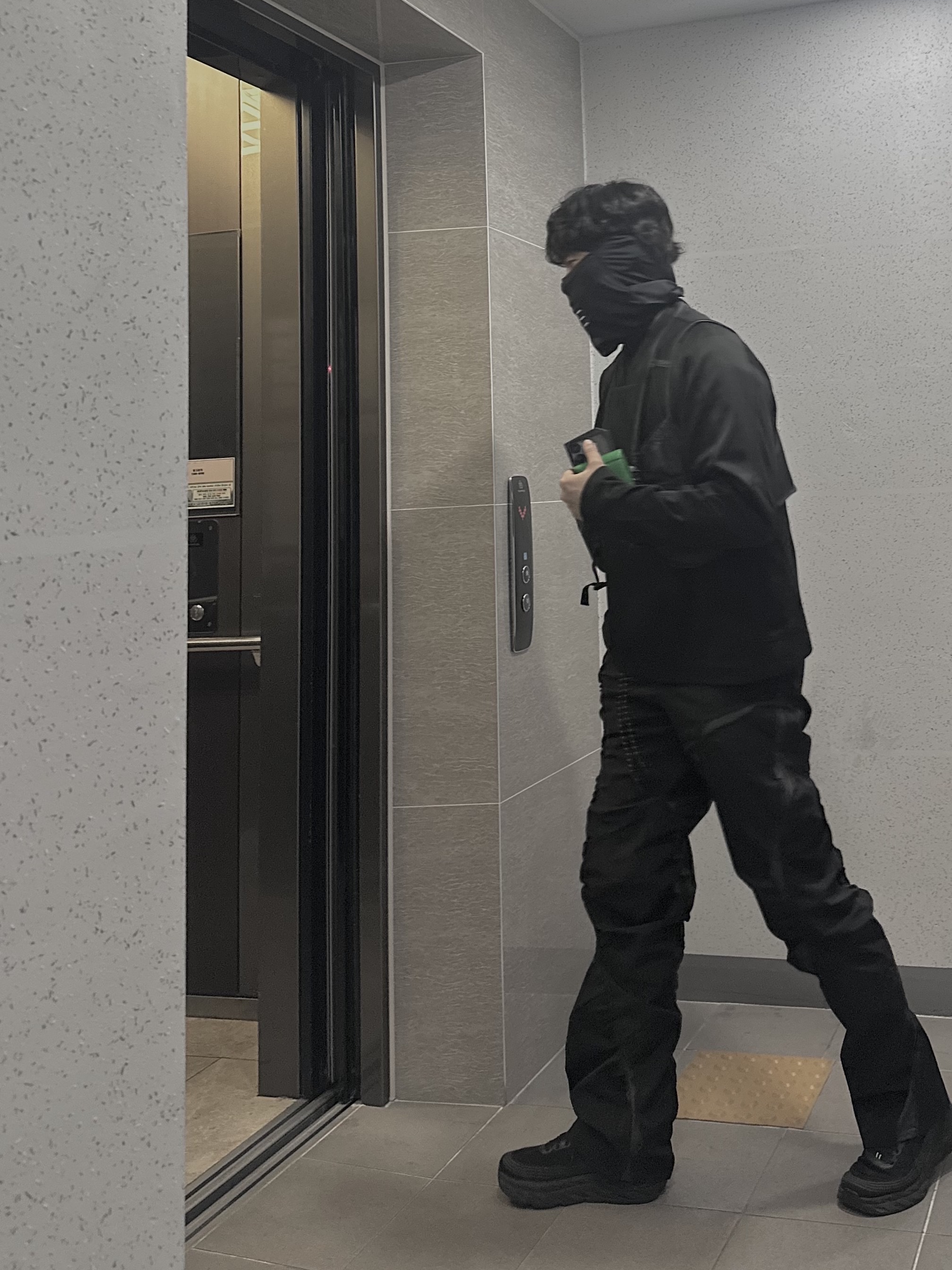 (@zerozzang_) 님의 게시물 | KREAM