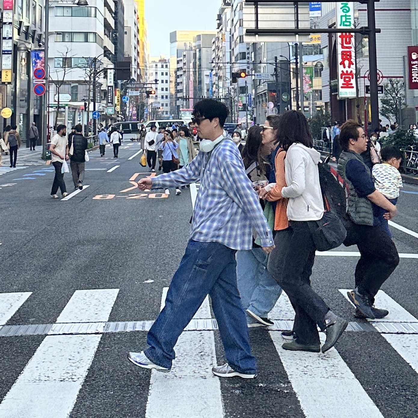 뉴발 1906 발매가보다 싼데 맛도리 | KREAM