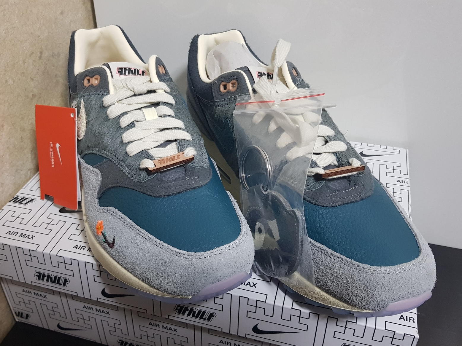 Huzzi (@h__________) 님의 게시물 | KREAM